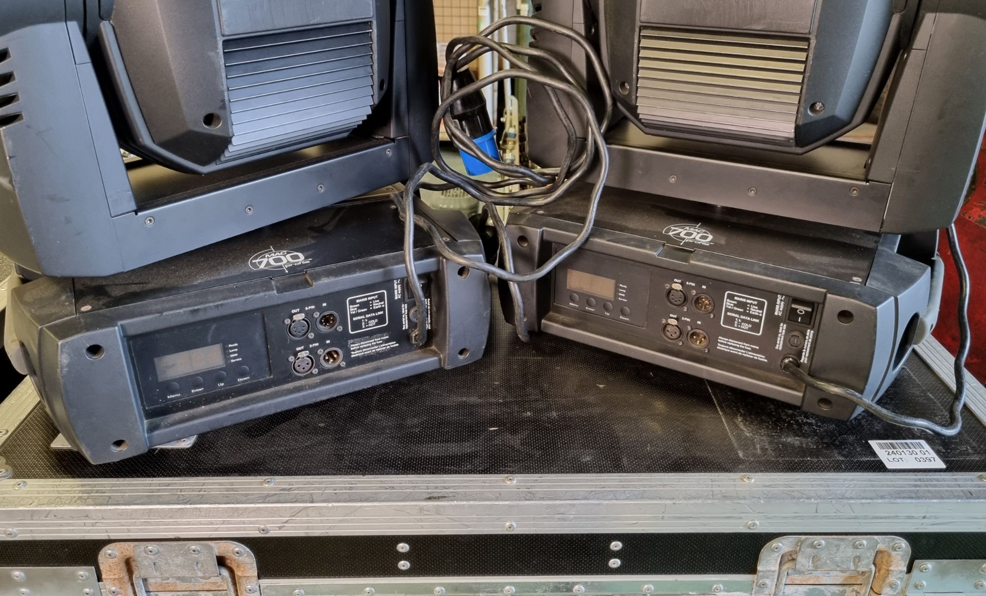 2x Martin MAC 700 Profile moving heads in flight case with Omega ...
