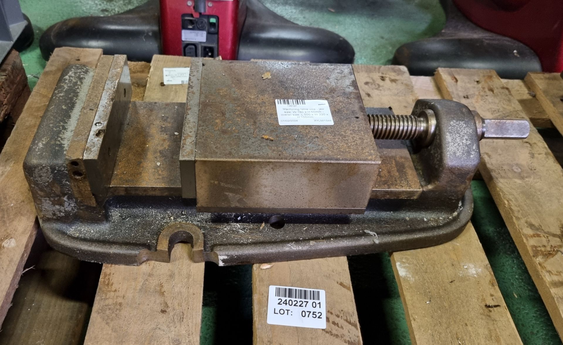 Machining table vice - jaw size: W 160 x H 50mm - overall size: L 500 x ...