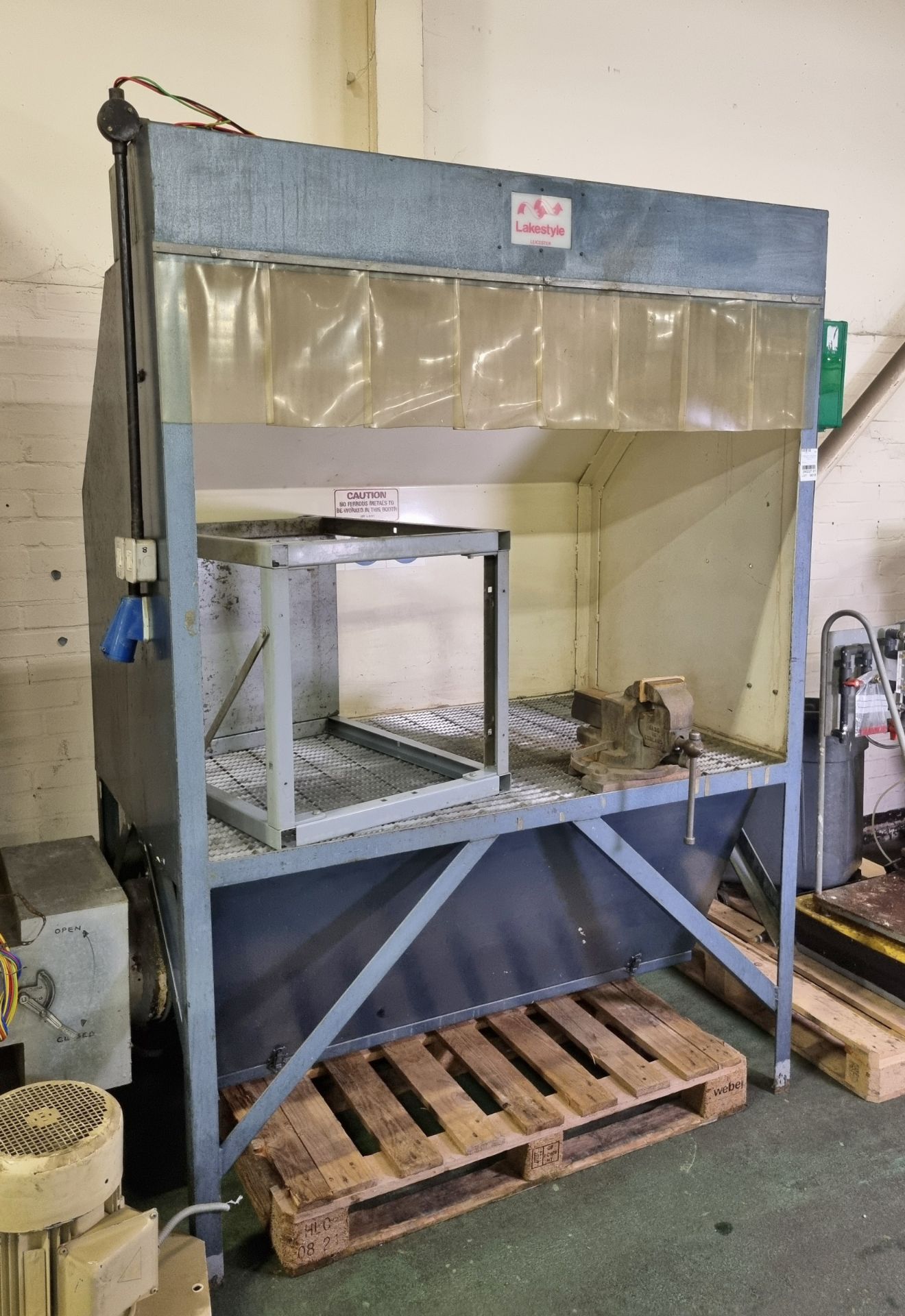 Lakestyle paint / fettling booth - W 1900 x W 1100 x H 2250mm