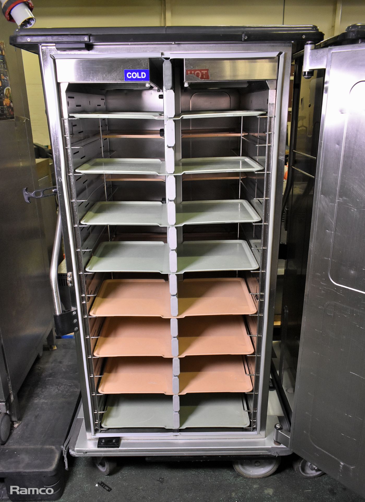 Burlodge B-POD docking station for food tray trolley - 400V - 14.5A ...