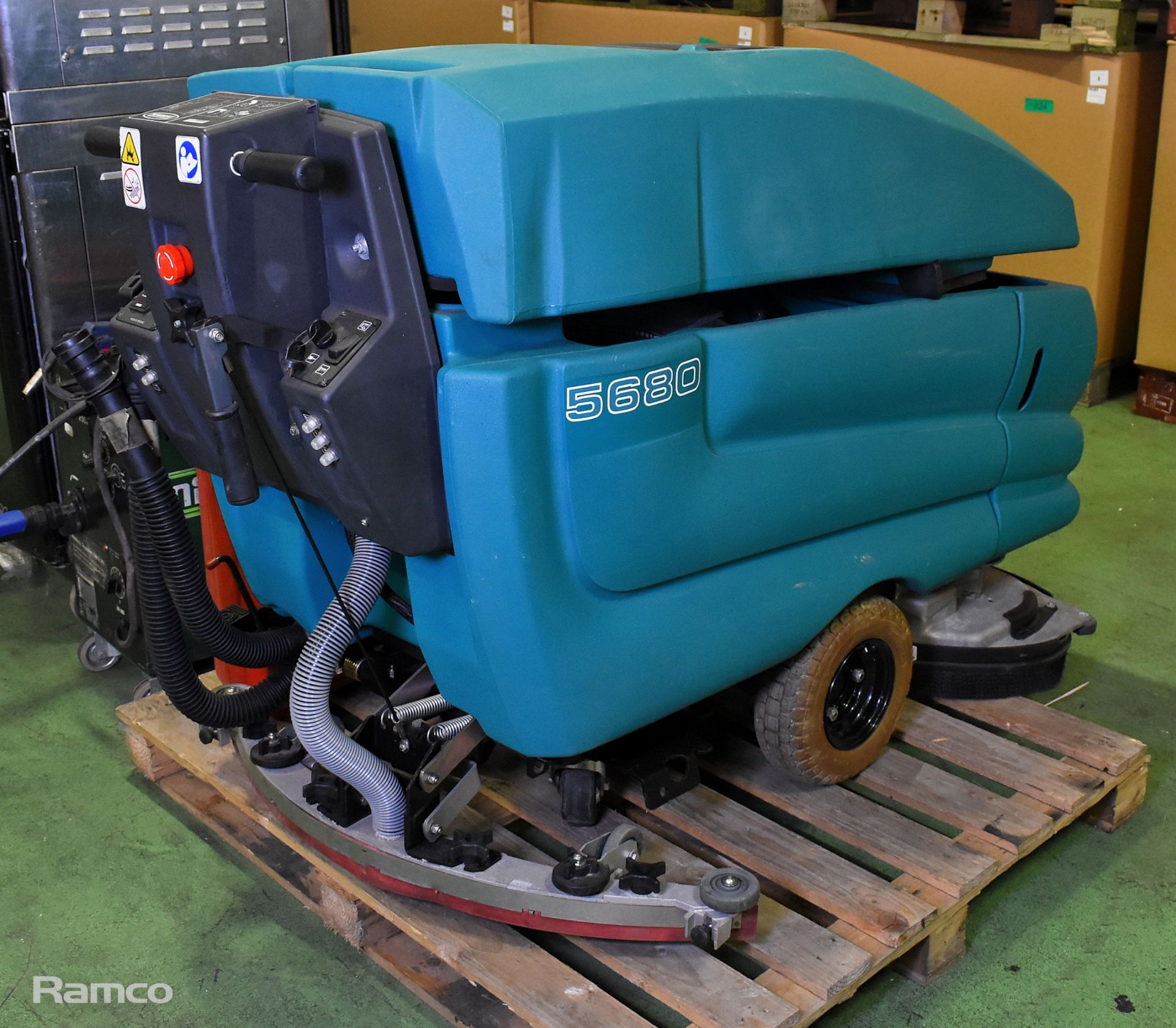 Tennant 5680 walk behind floor scrubber dryer - 10 hours used - NO ...