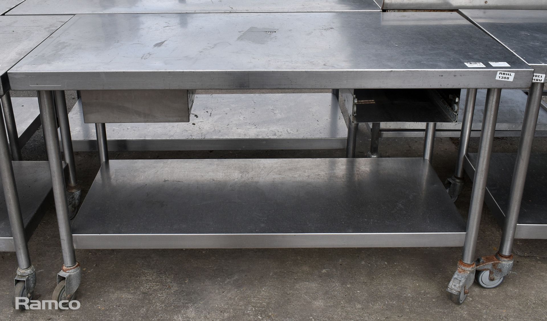 Stainless steel table on castors - W 1400 x D 700 x H 880mm