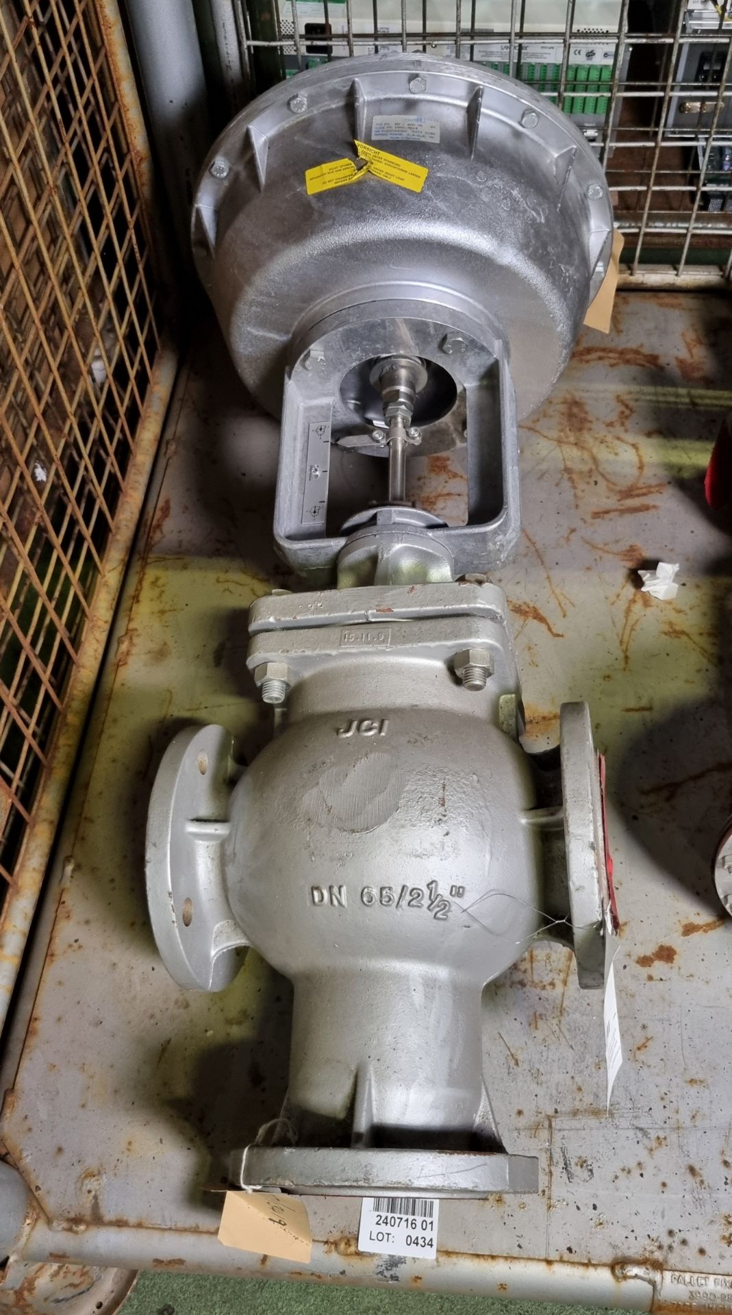 Johnson Control VF2818-3614 PA-60/600 DR pnuematic actuator valve