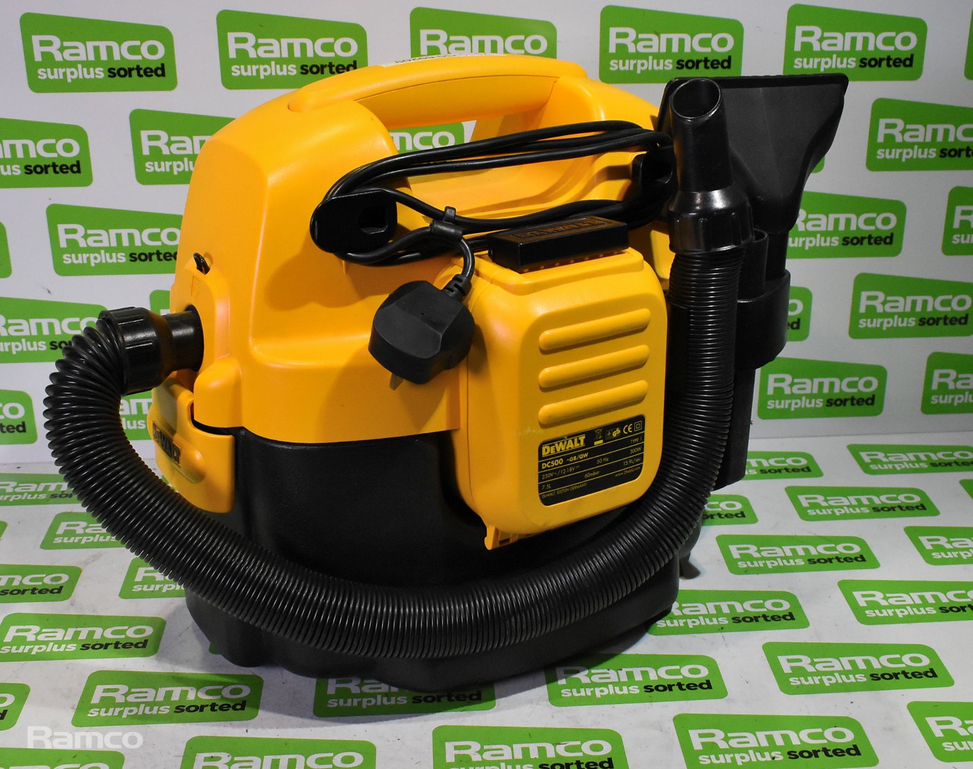 Dewalt DC500 230V vacuum cleaner