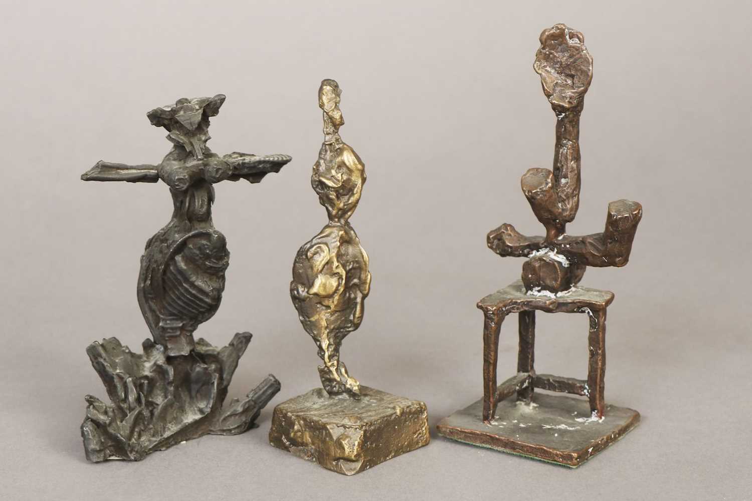 ANONYM, 3 abstrakte Bronzefiguren in der Art Andreas URTEIL dunkel ...