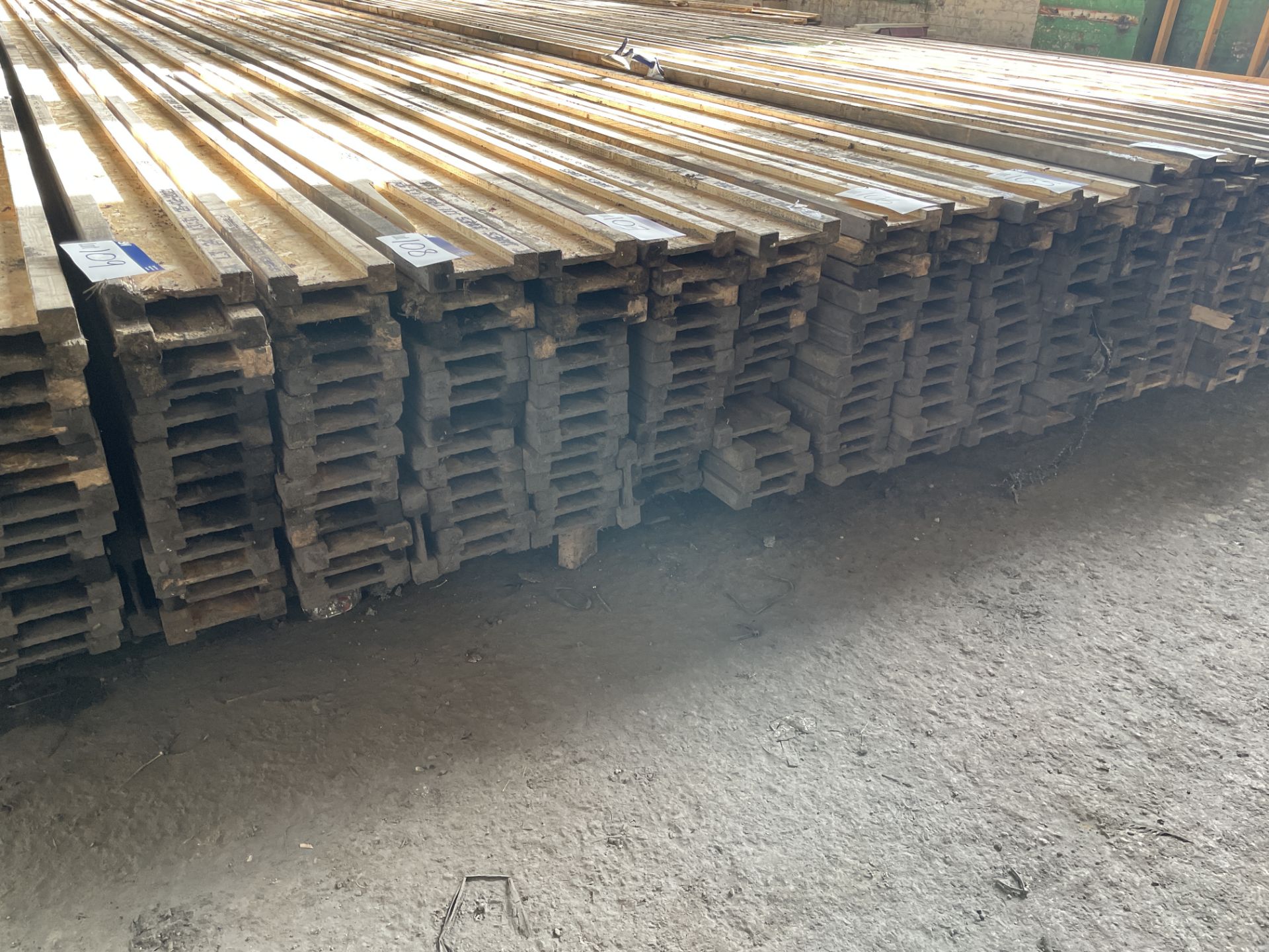 Approx. 26 JJI-Joist Engineer Joists, 195mm x 45mm x 13m long Please ...