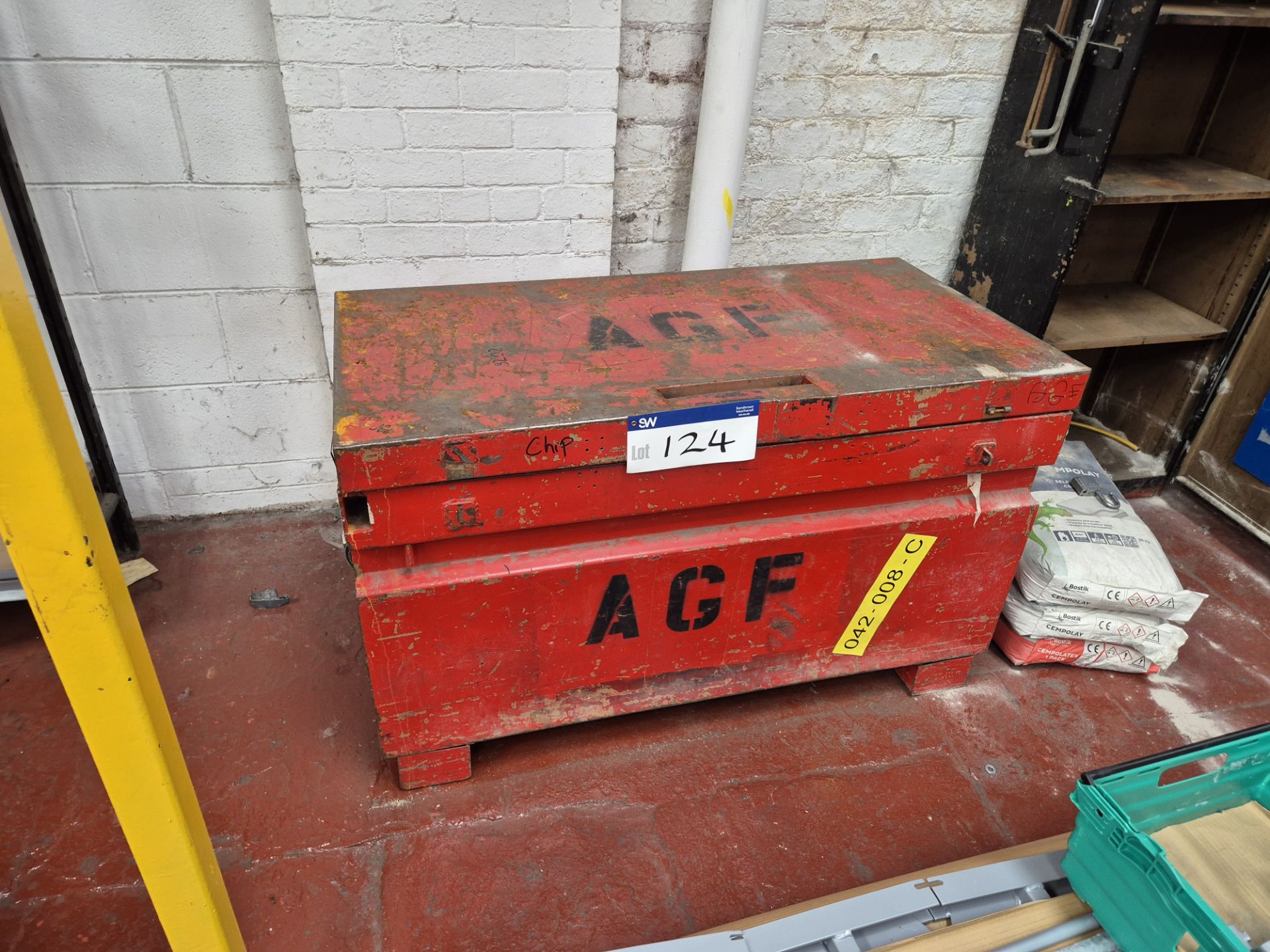 Heavy Duty Lockable Site Box, Approx. 1.22m X 0.62m x 0.73m Please read ...