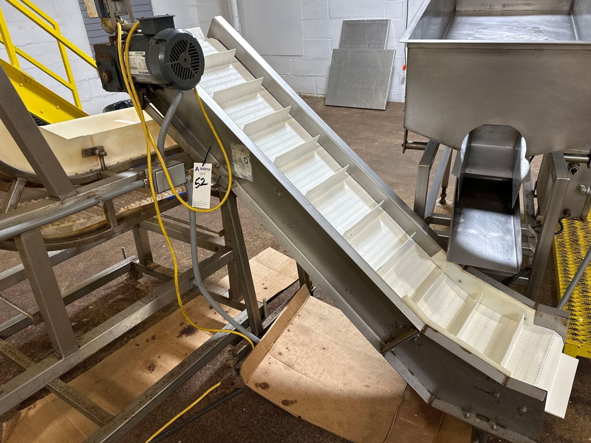 Used Cleated Incline Conveyor with: Cleats: 6” w x 12” x 2” deep Infeed ...