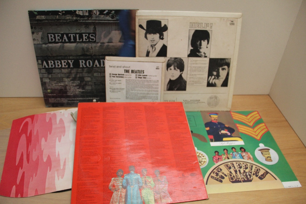 A lot of three VG / VG Beatles albums with an ep