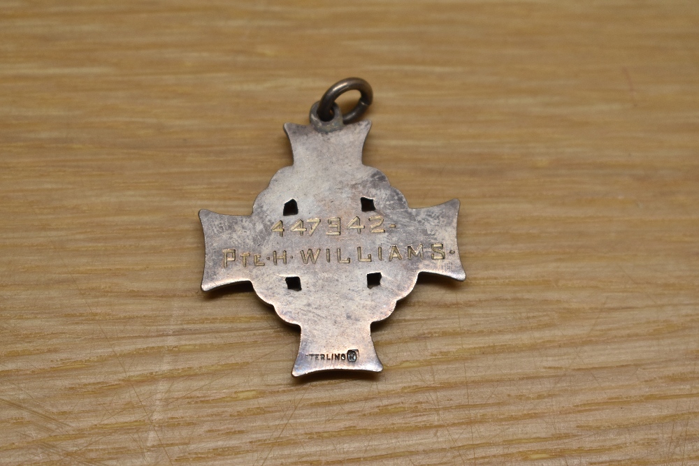 A George V WWI Silver Canadian Memorial Cross to 447942 PTE.H.WILLIAMS ...