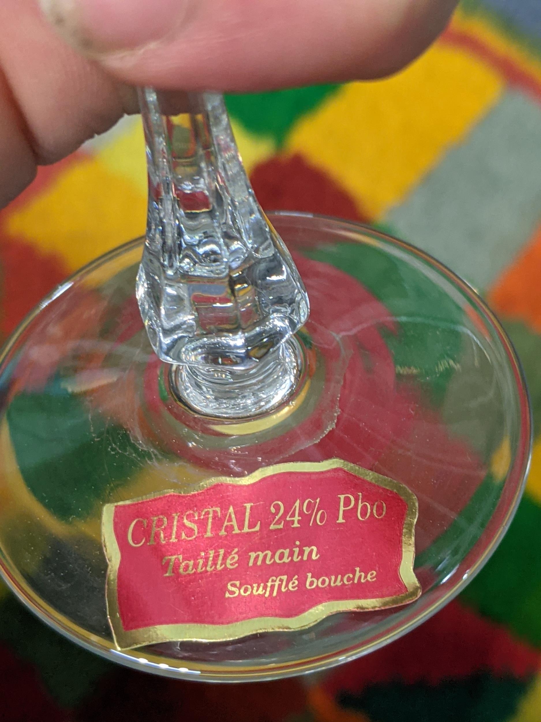 Crystal (Cristal 24% PBO Souffle bouche taille main) comprising a large ...