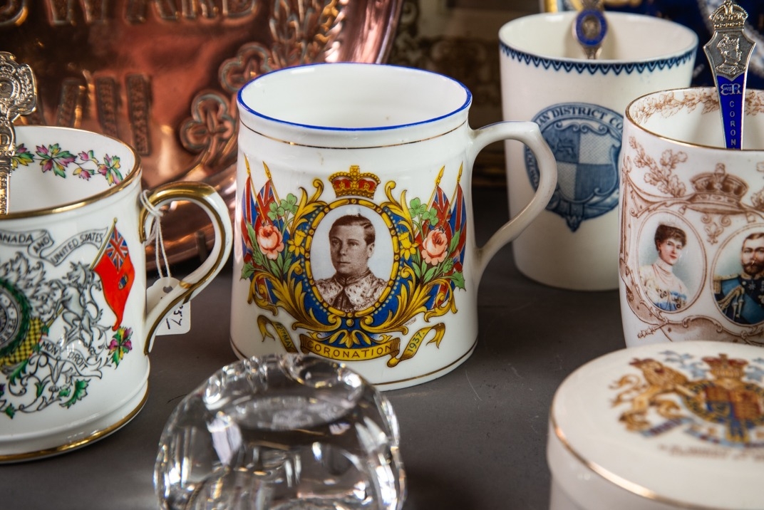 SELECTION OF QUEEN VICTORIA AND LATER ROYAL COMMEMORATIVE CERAMICS ...