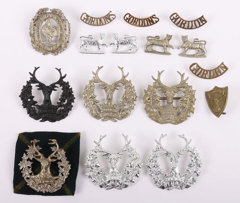 Selection of Gordon Highlanders Cap, Collar, Sporran Badge & Shoulder ...