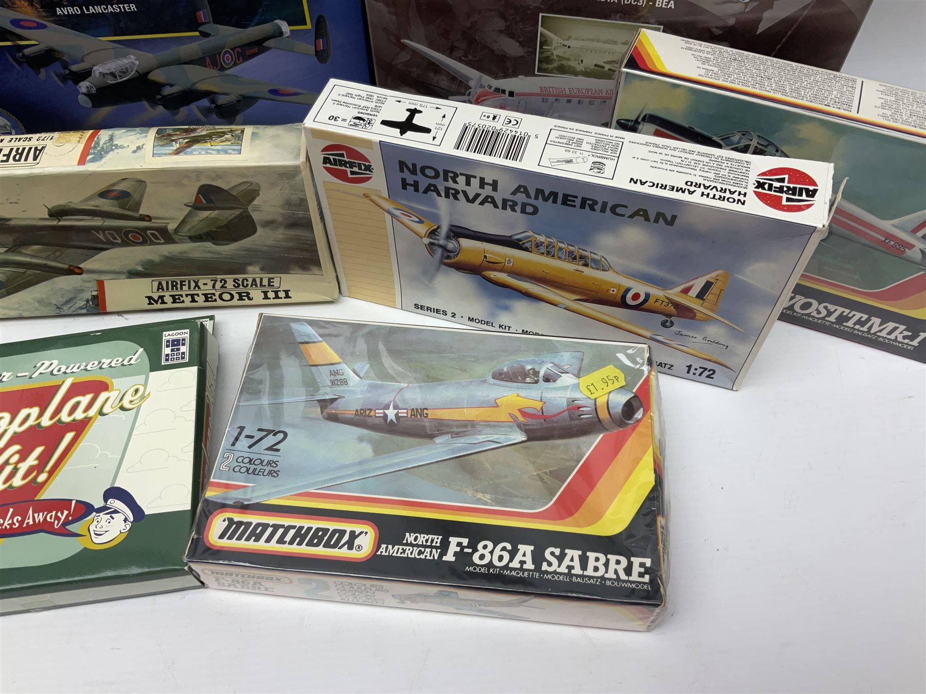 Small collection of aircraft model kits from Airfix and Matchbox etc ...