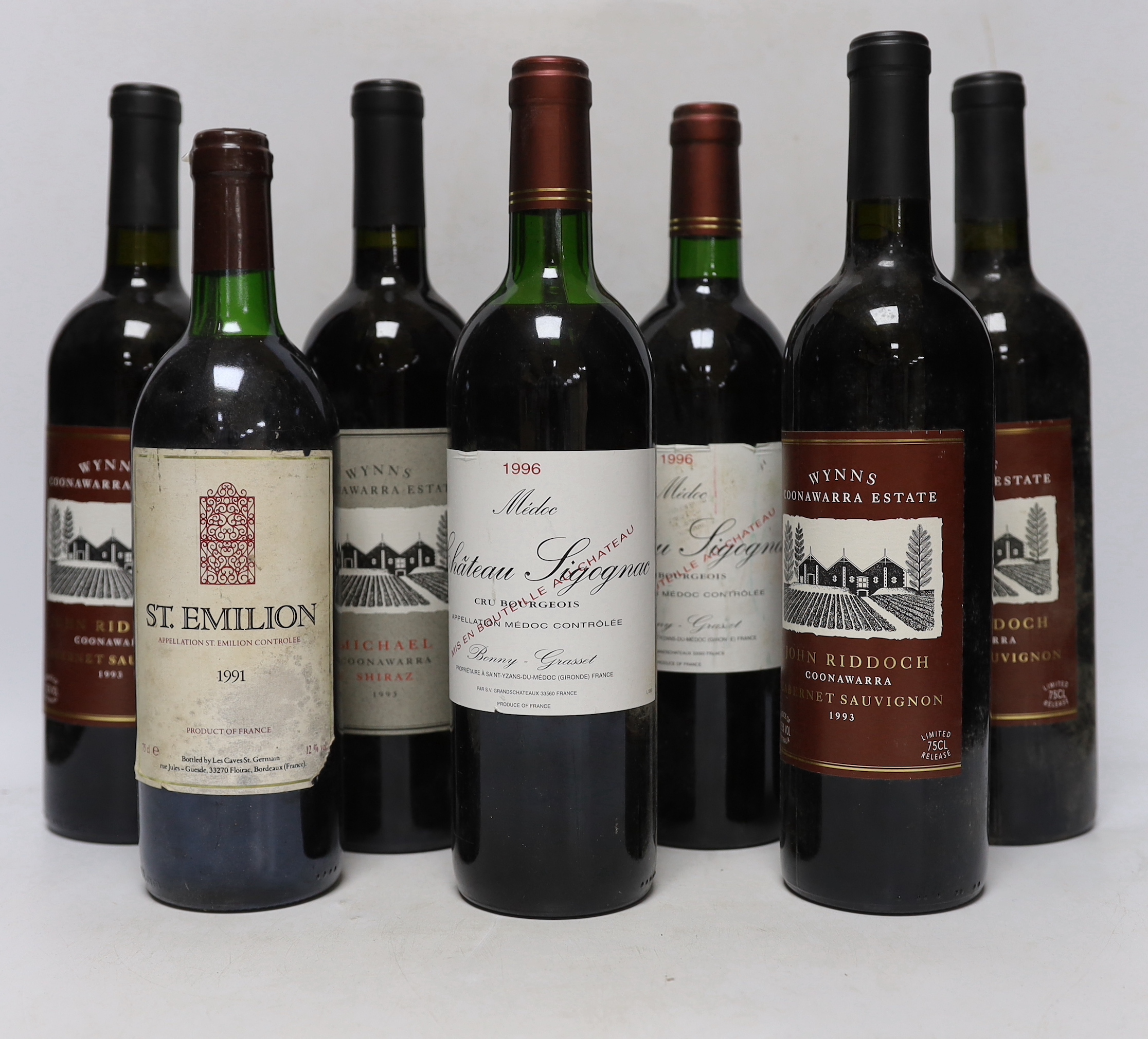 Eleven bottles of assorted wine to include Wynns Coonawarra Estate ...