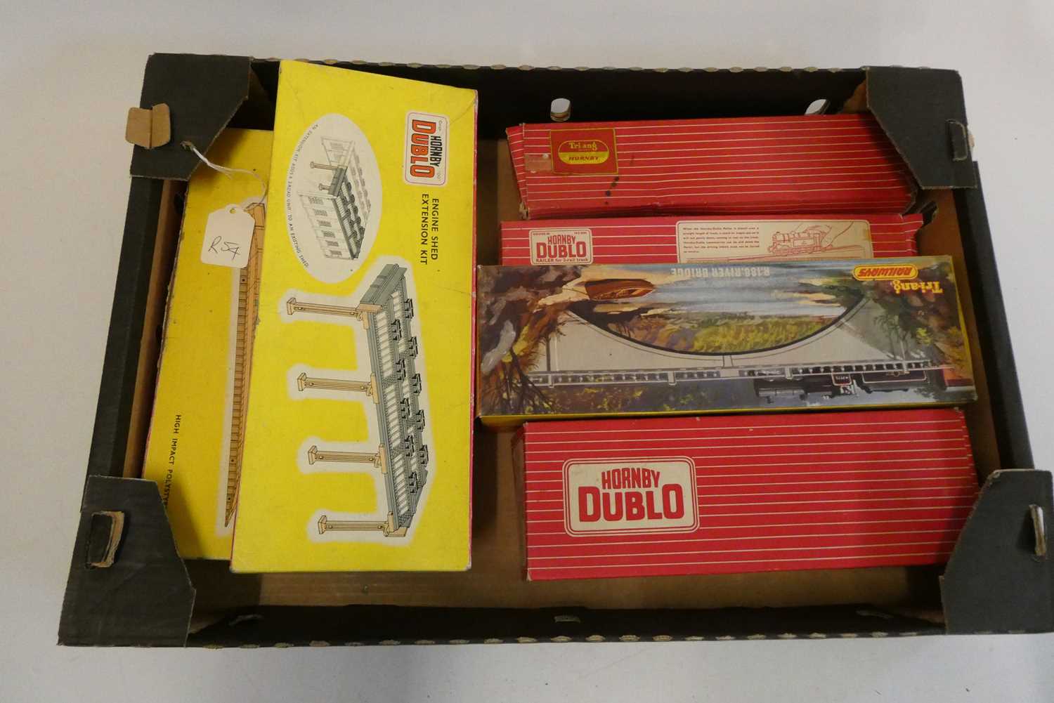 Hornby Dublo Suburban station kit, engine shed extension kit, six ...