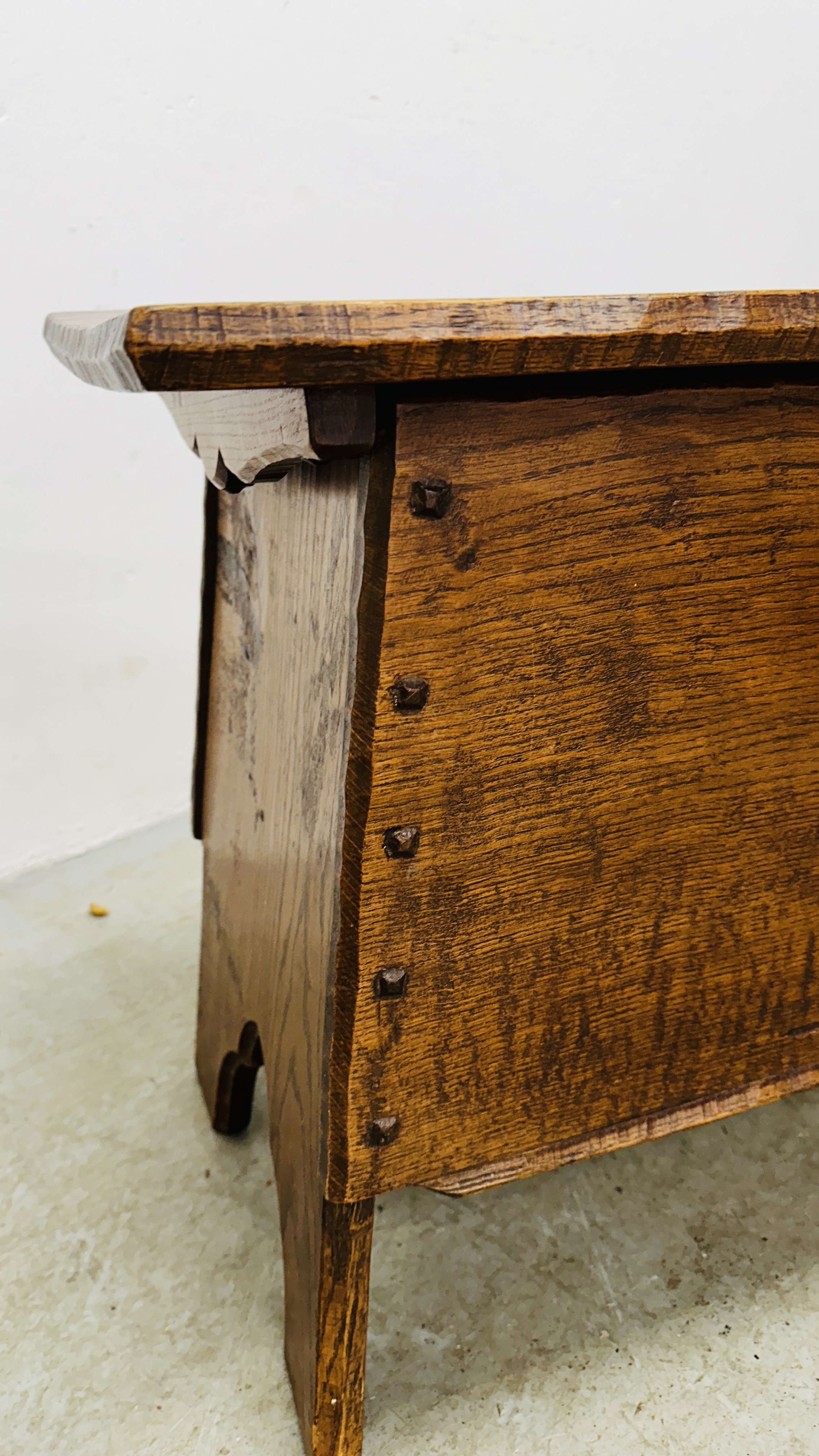 JACK GRIMBLE HAND MADE OAK BLANKET BOX DEPTH 41CM. HEIGHT 54CM.