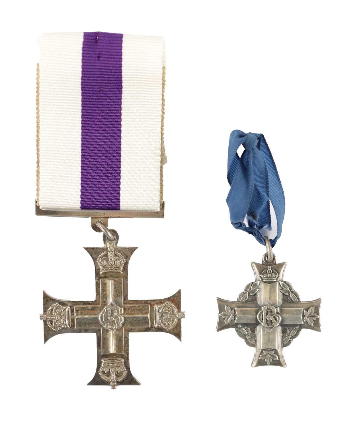 A MILITARY CROSS MEDAL AND A CANADIAN MEMORIAL CROSS. The Military ...