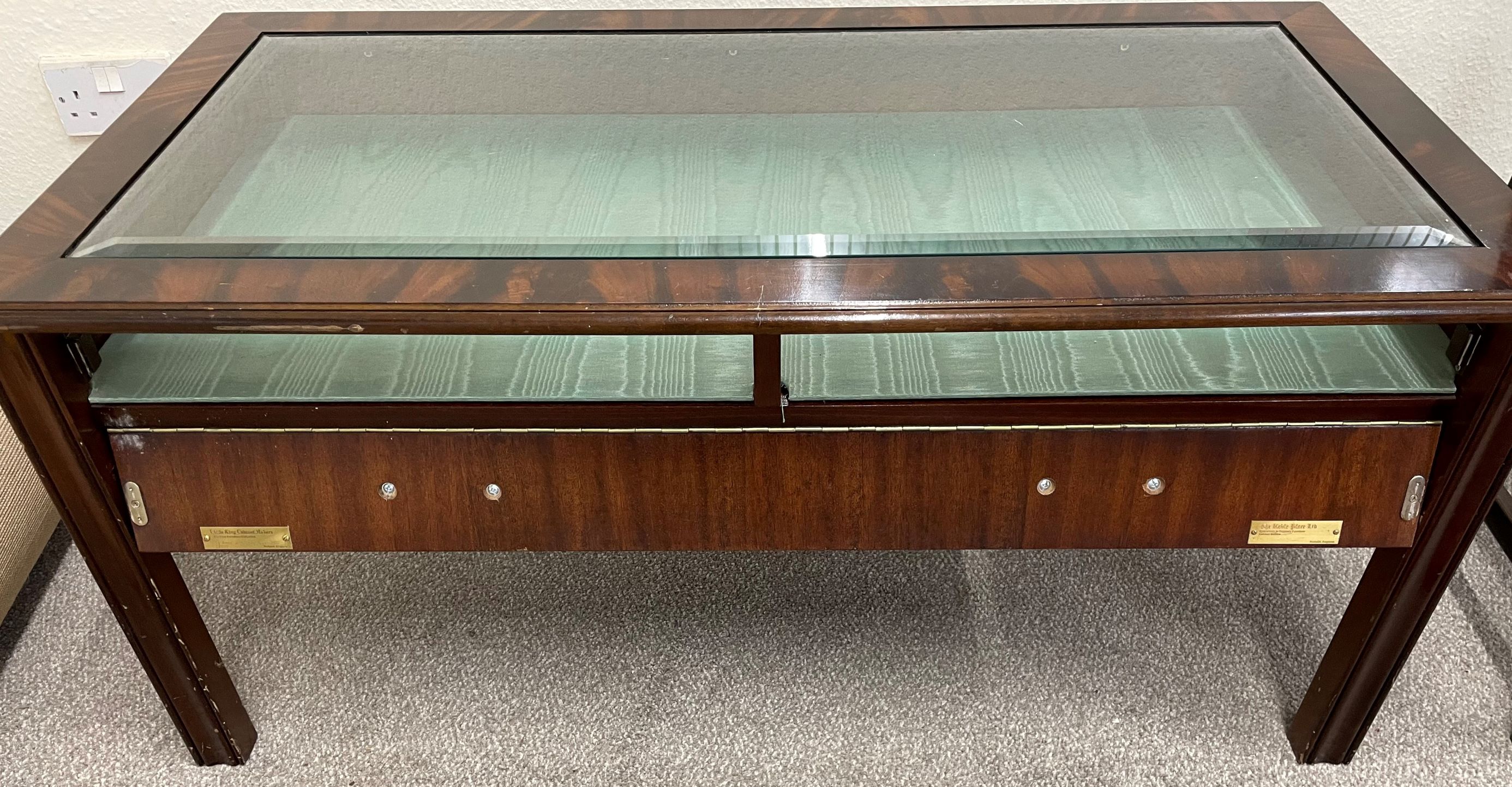 Low level mahogany display cabinet 107cm by 56cm Ht 48cm