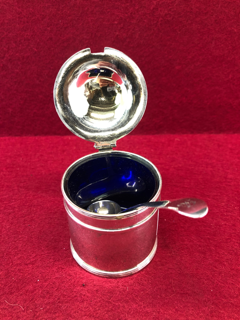 A GEORGE III SILVER DRUM MUSTARD, LONDON 1809, THE HINGED LID WITH ...