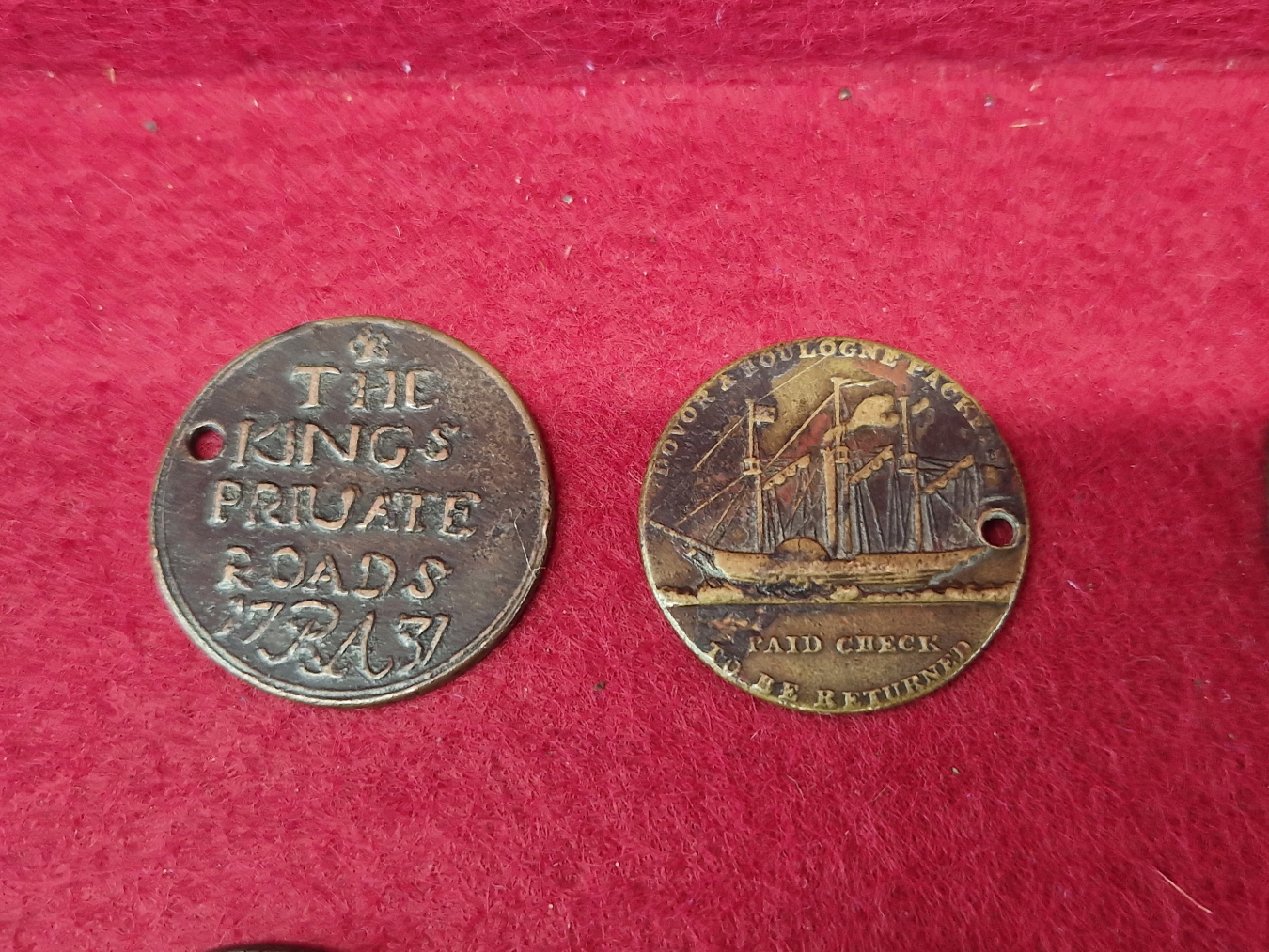 A 1731 THE KINGS PRIVATE ROADS COPPER TOKEN. Dia. 3cms. FOUR BRONZE ...