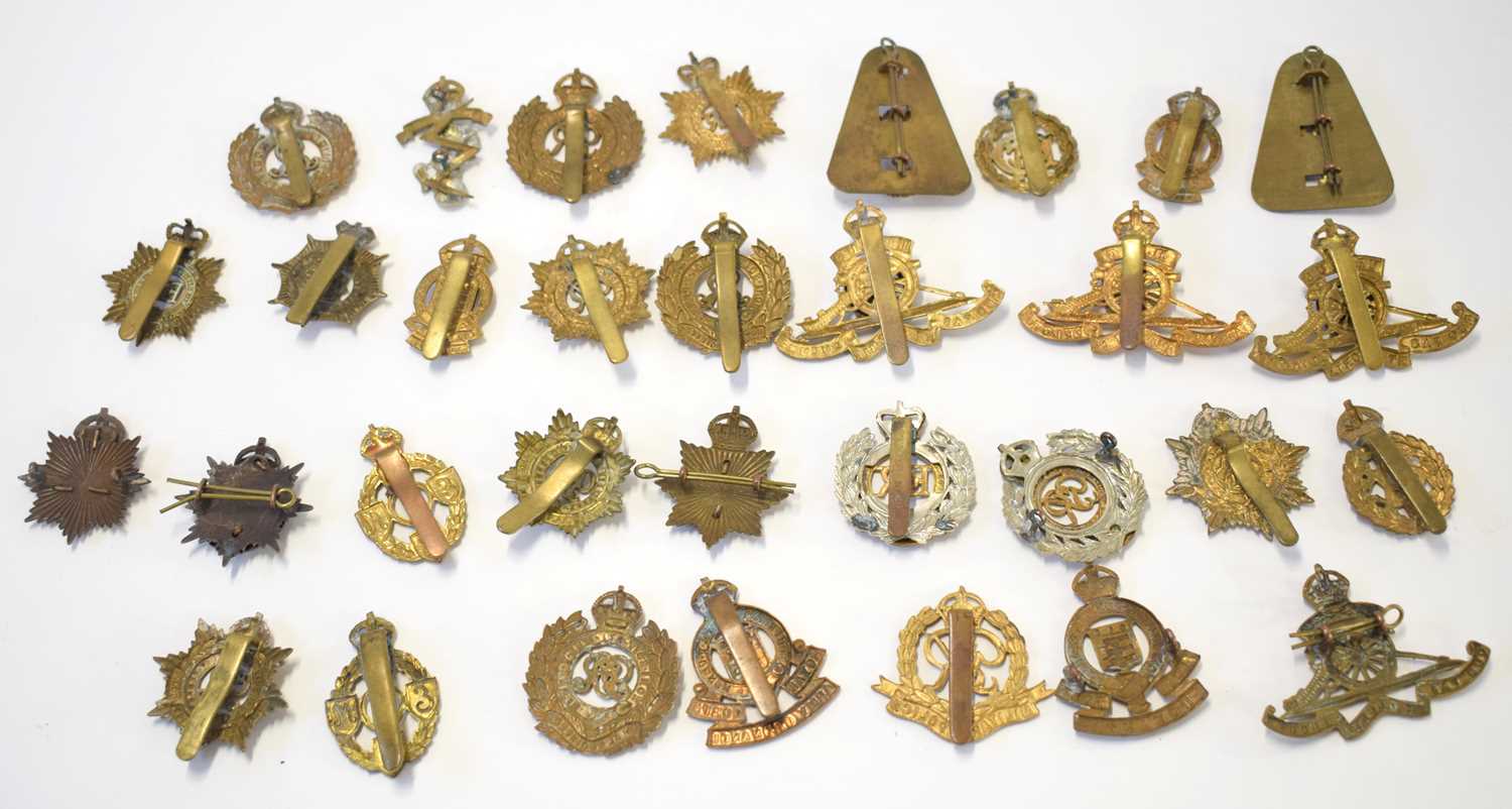 Quantity of 20th century British military cap badges to include Royal ...