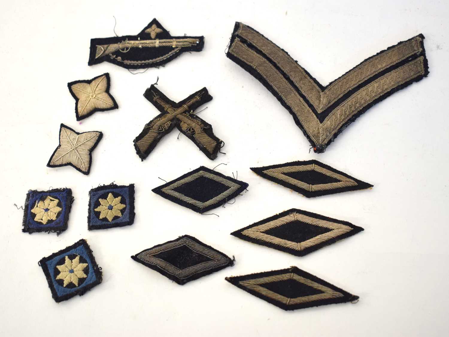 Quantity of Victorian silver bullion insignia and qualification patches ...