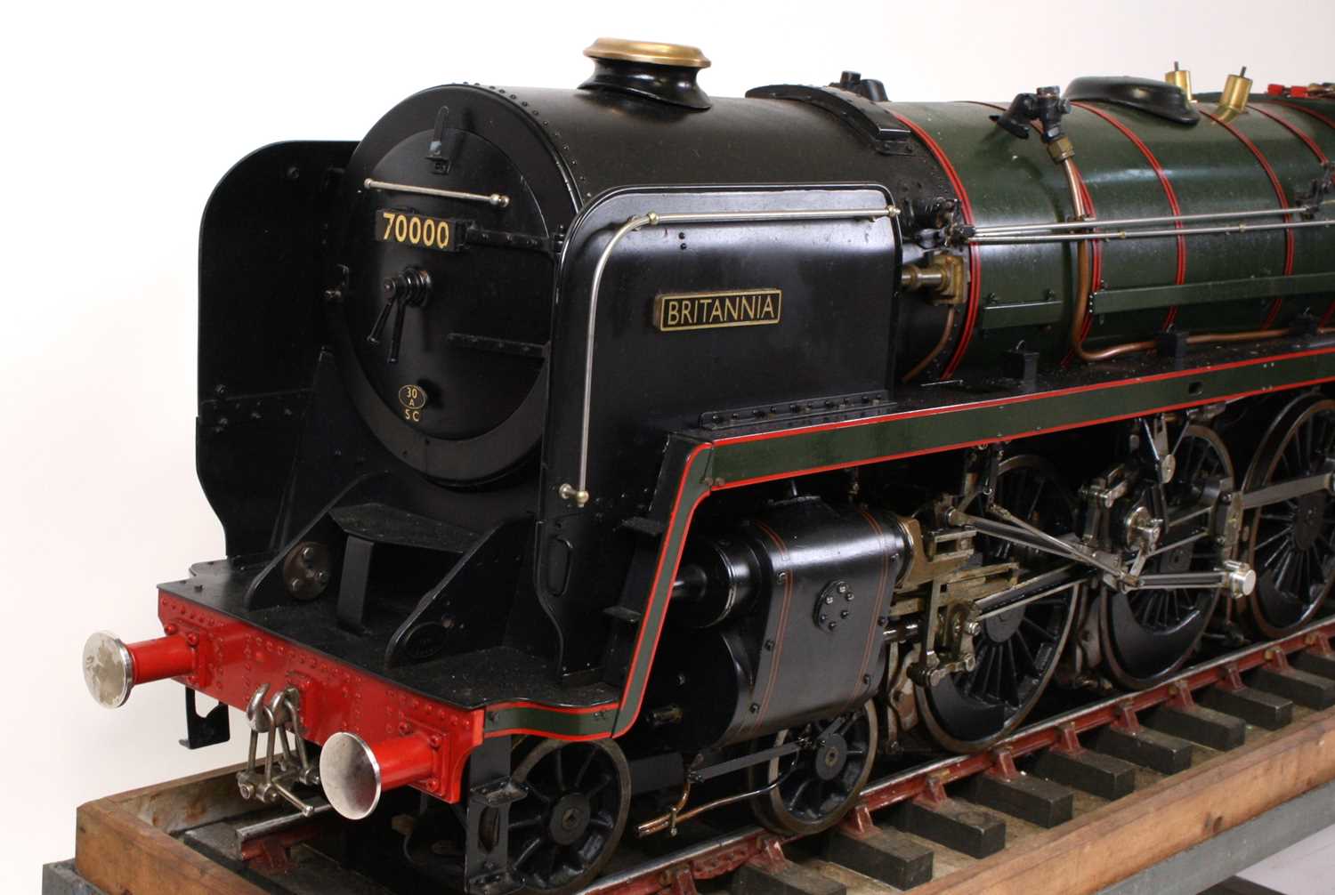 5-inch gauge well-engineered Class 7 Britannia Pacific Locomotive and ...
