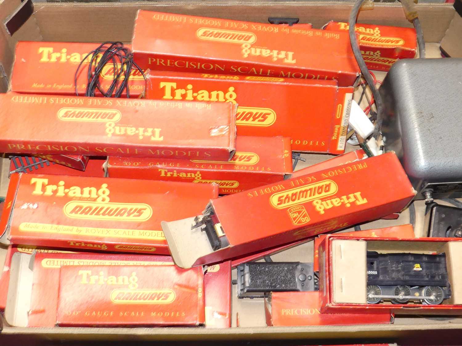 A quantity of 00 gauge Triang Railways , to include Princess Elizabeth ...