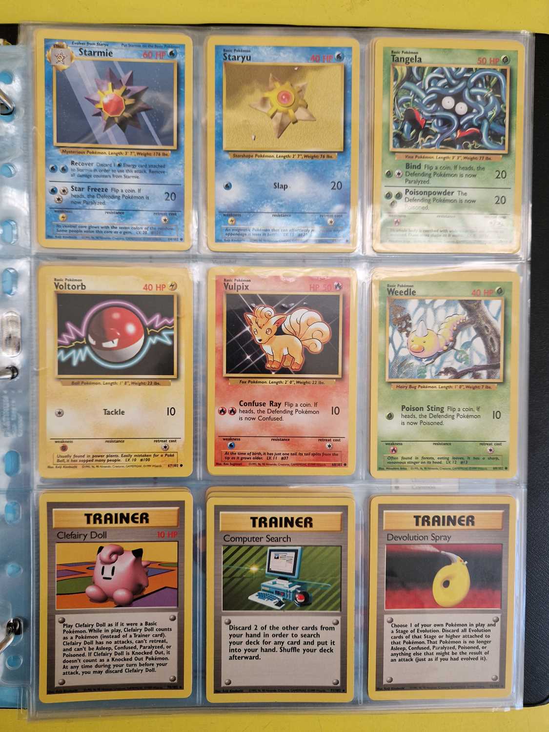 Pokémon - a Pokémon Trading Card Game folio containing a good ...
