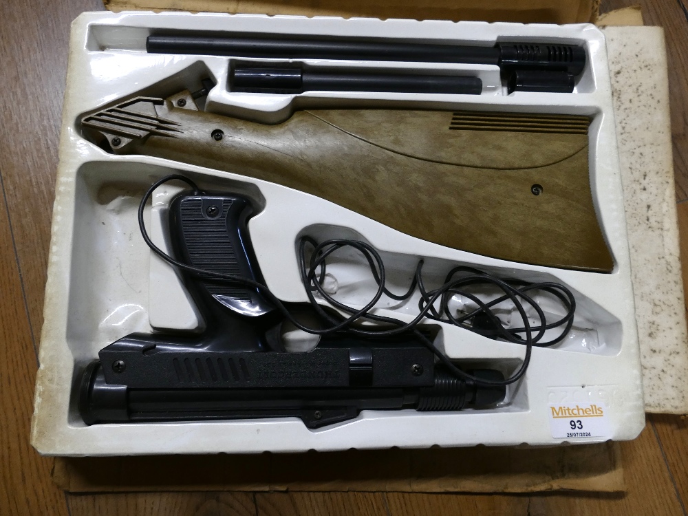 Vintage Commodore rifle/pistol for use with the 3000H TV game