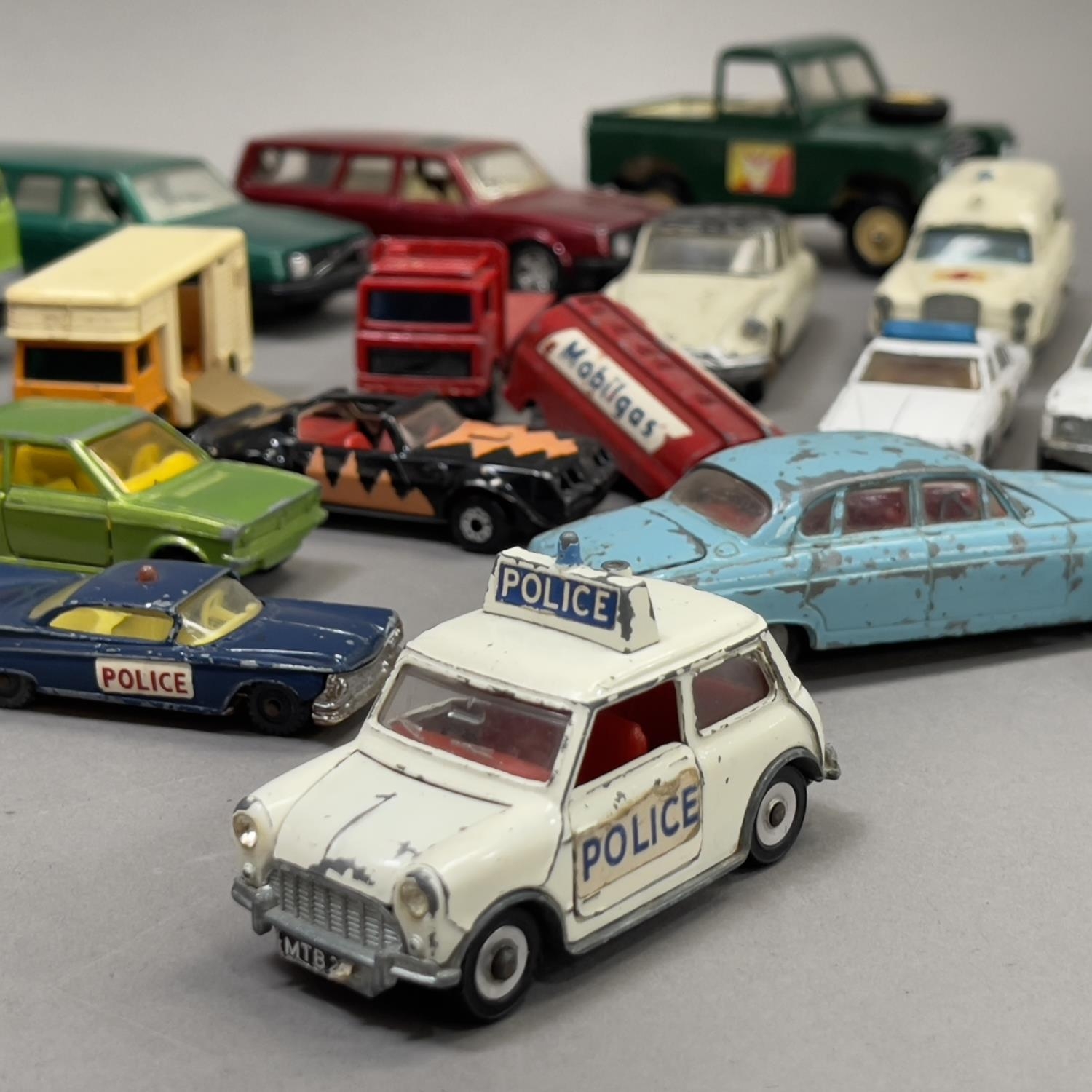 A collection of die cast model cars from Dinky, Corgi, Husky, Matchbox ...