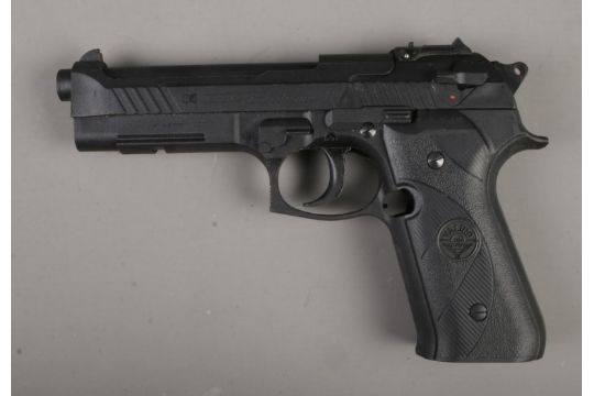 A Valtro Airgun 92 .177 calibre air pistol in case. CANNOT POST ...