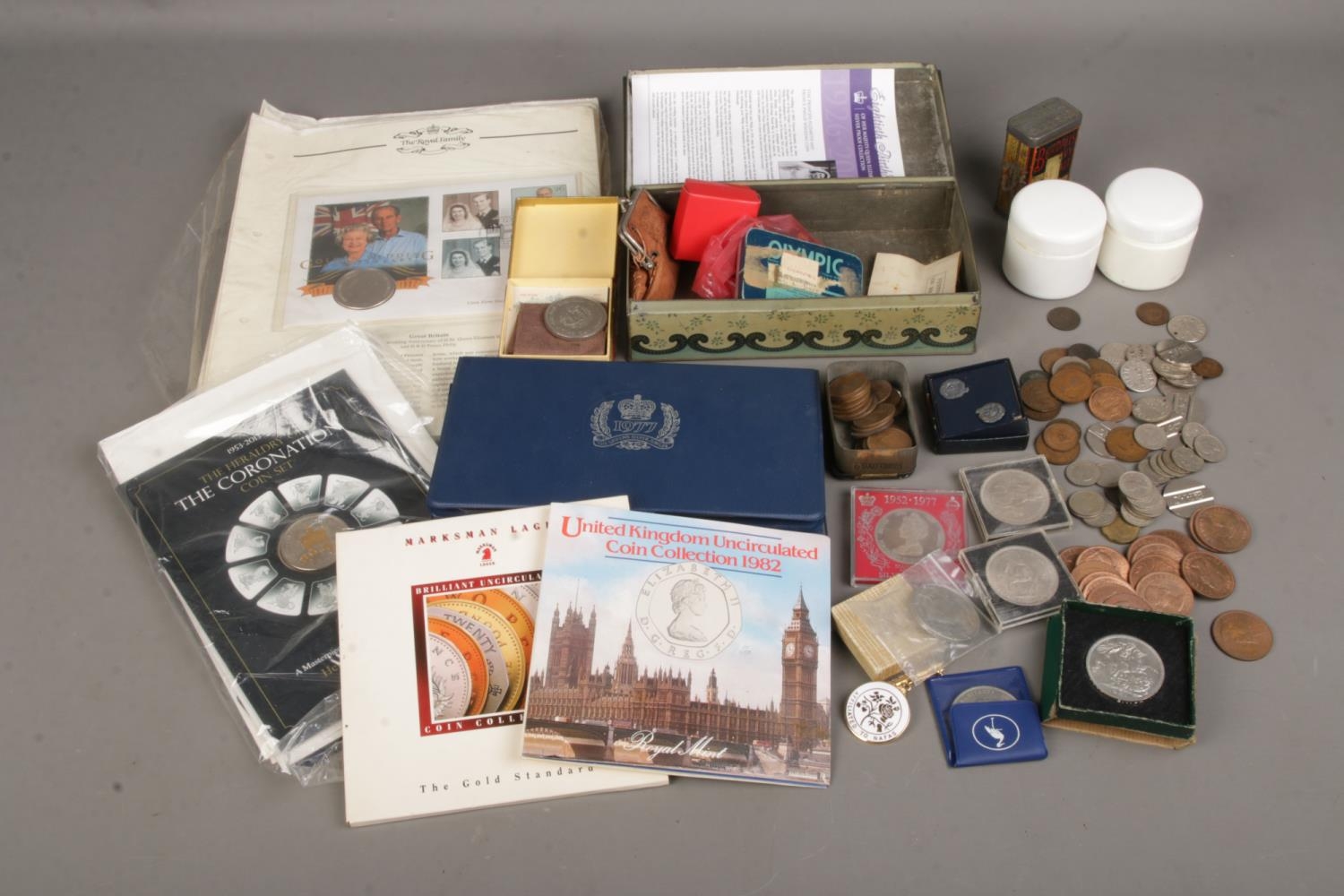 A collection of coins including A 1977 Queens jubilee coin set ...