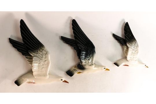 Beswick set of three Flying Seagull wall plaques, models 922-1, 922-2 ...