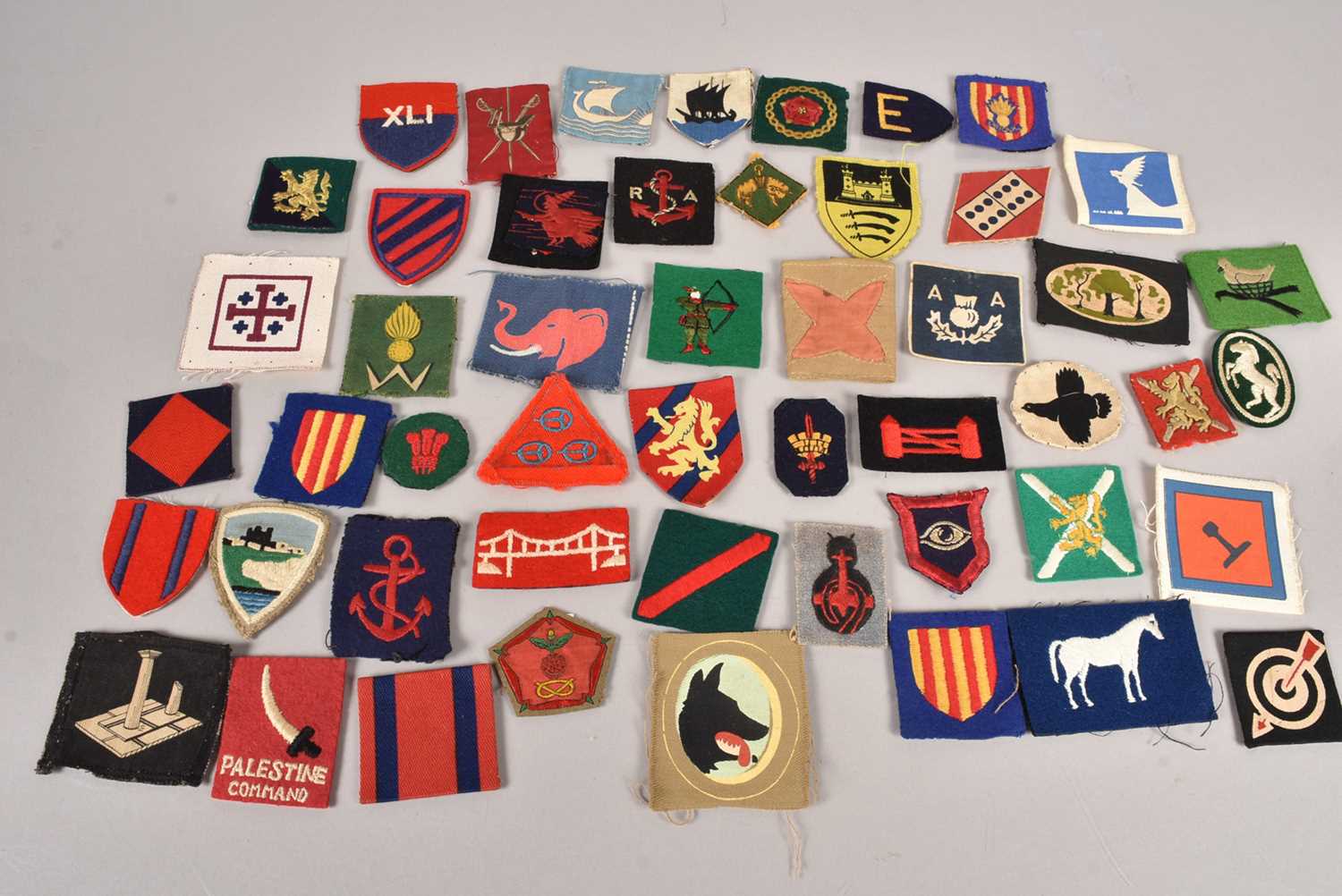 A selection of WWII and Later World Cloth badges, various ages, to ...