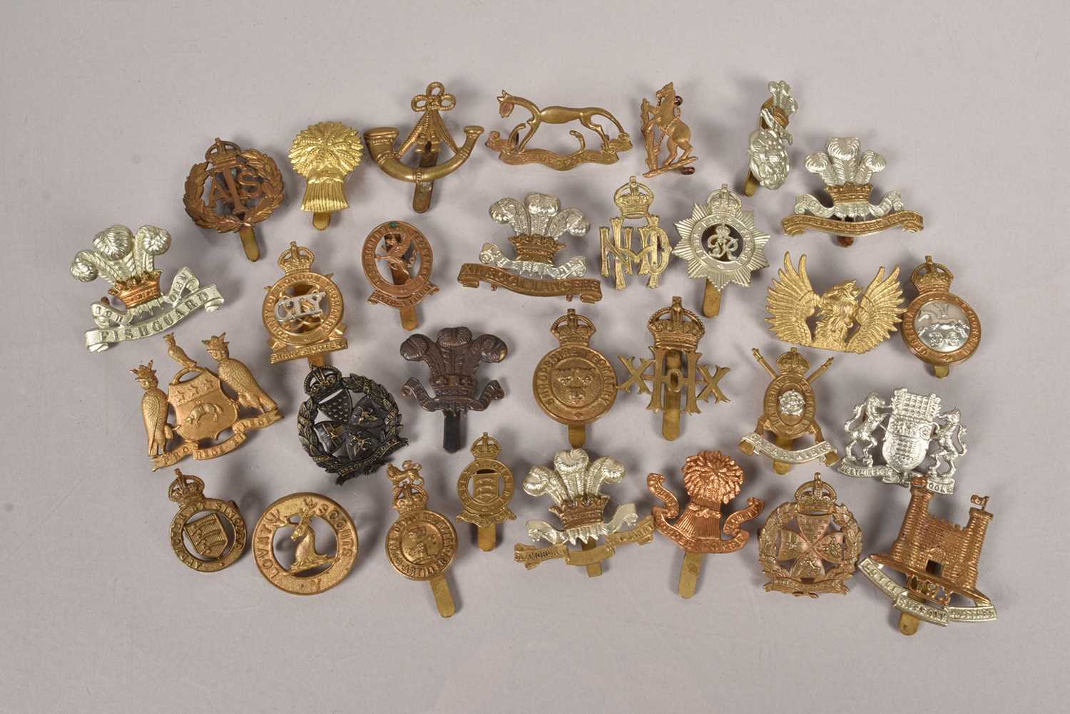 British Cap Badges, including Lothian & Border Horse Yeomanry ...