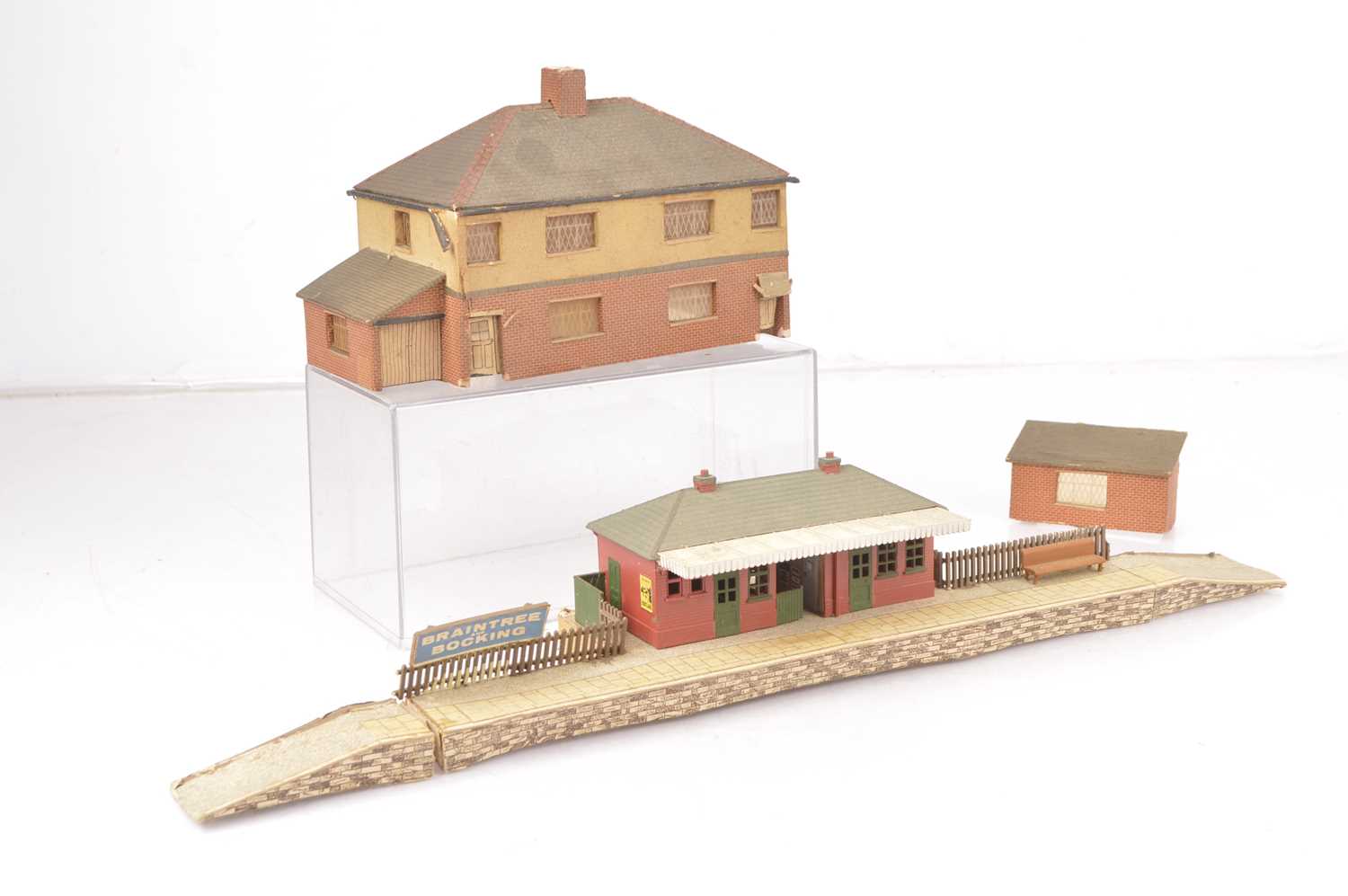 42" long Scratchbuilt 00 Gauge Terminus/Through Station in the style of ...
