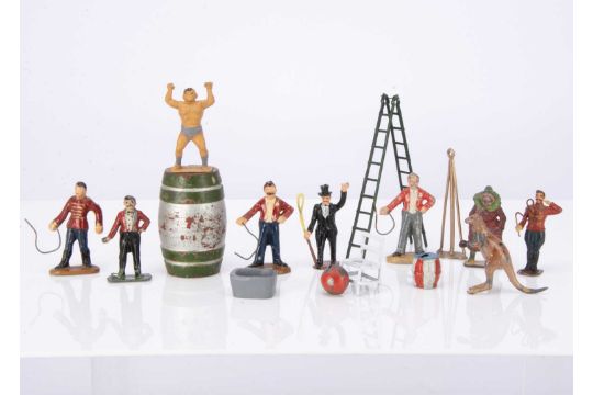 Circus figures by various makers including Britains and Charbens ...