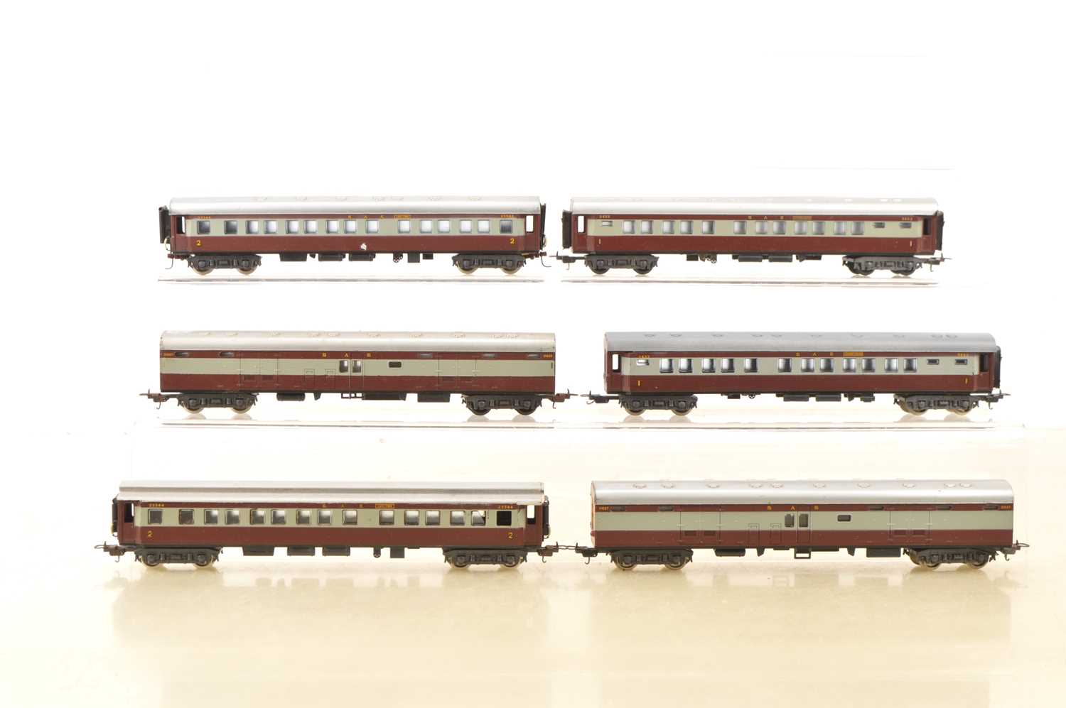Lima South African HO Gauge unboxed SAR Trans Karoo maroon and grey ...