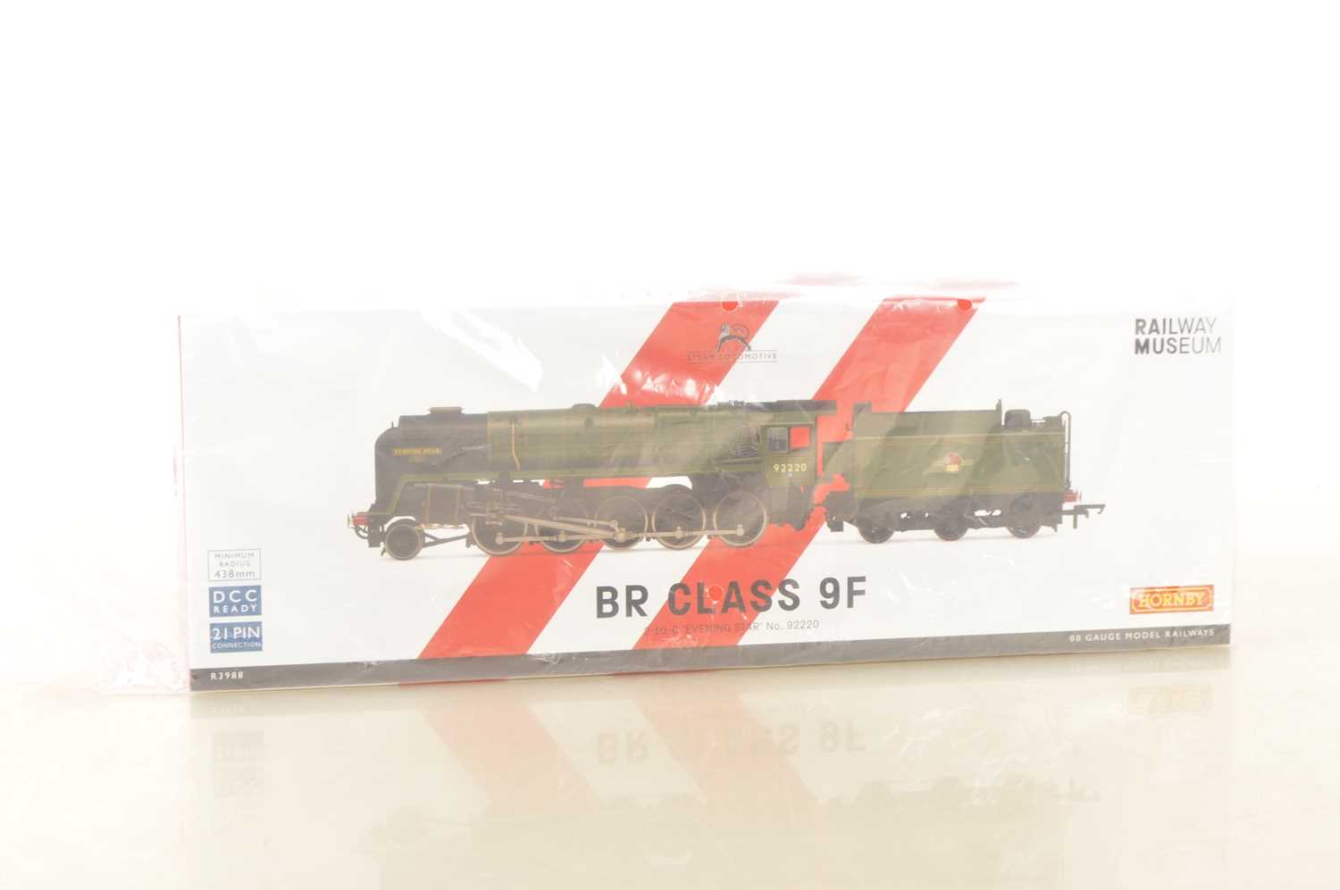 Hornby NRM 00 Gauge R3988 BR green Class 9F 2-10-0 92220 'Evening Star ...
