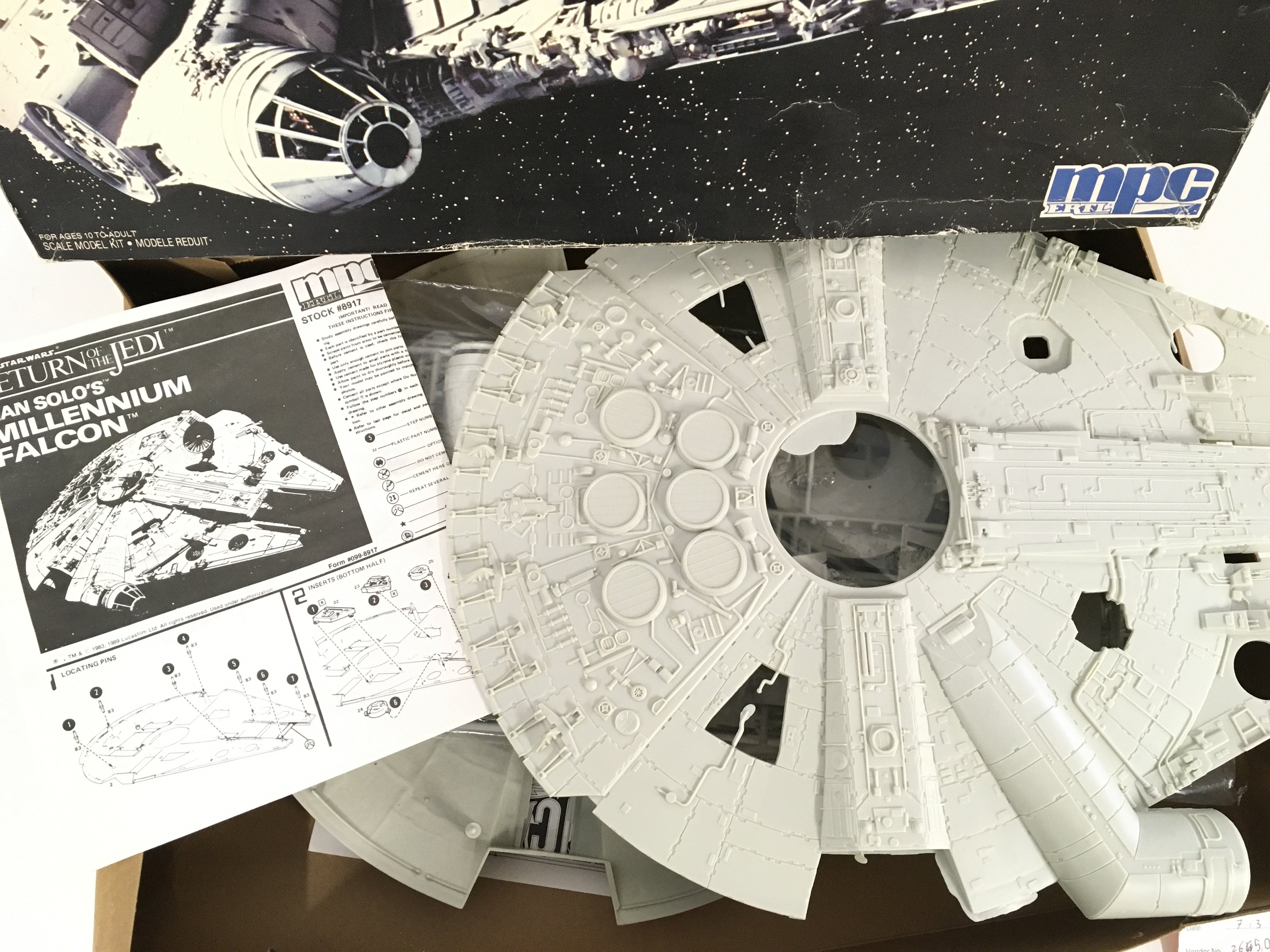 A Boxed Star Wars The Return of The Jedi Millennium Falcon Ertl Model ...