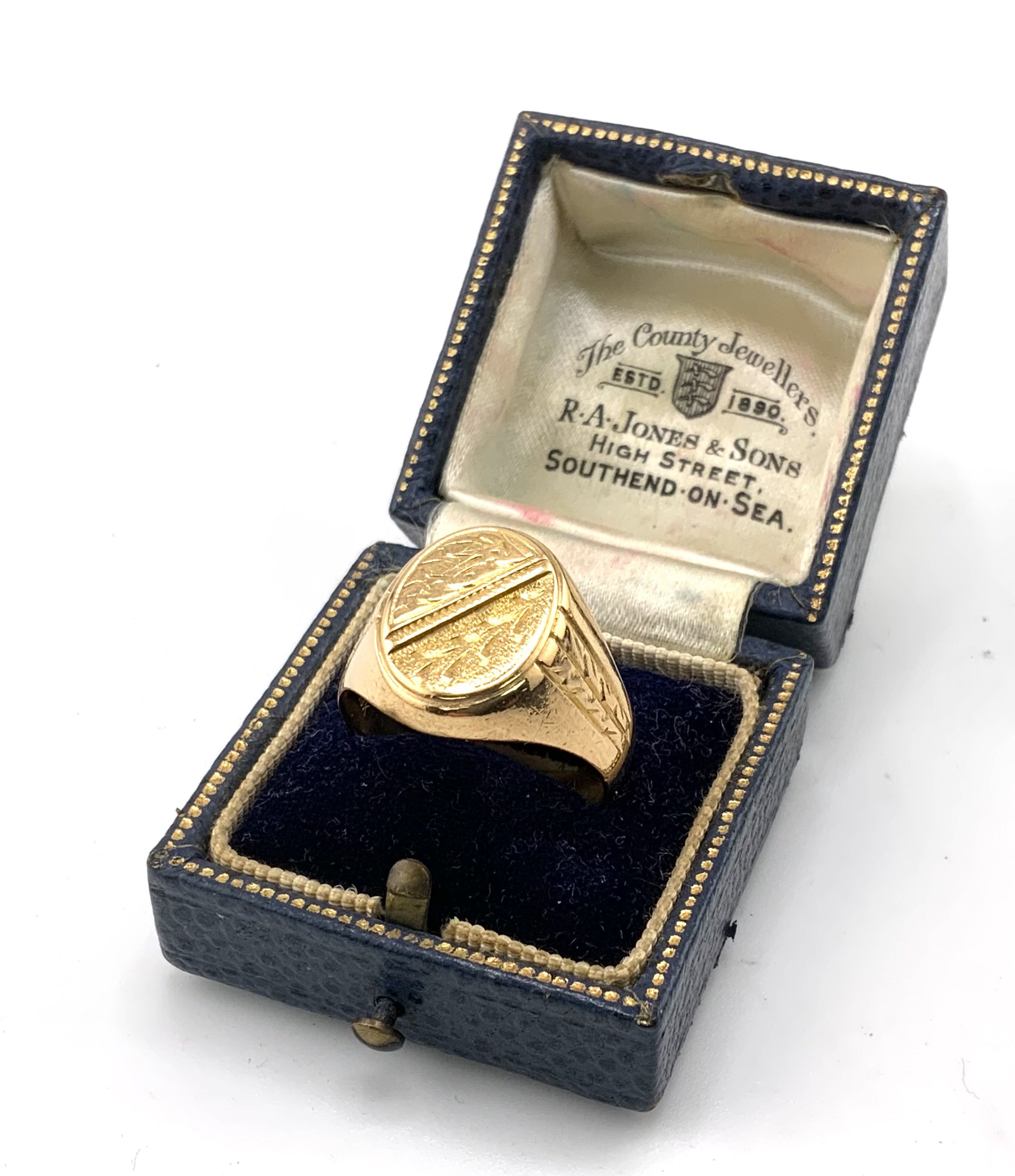 A heavy 18ct gold gent signet ring, total weight 12.42g, Size U (A).