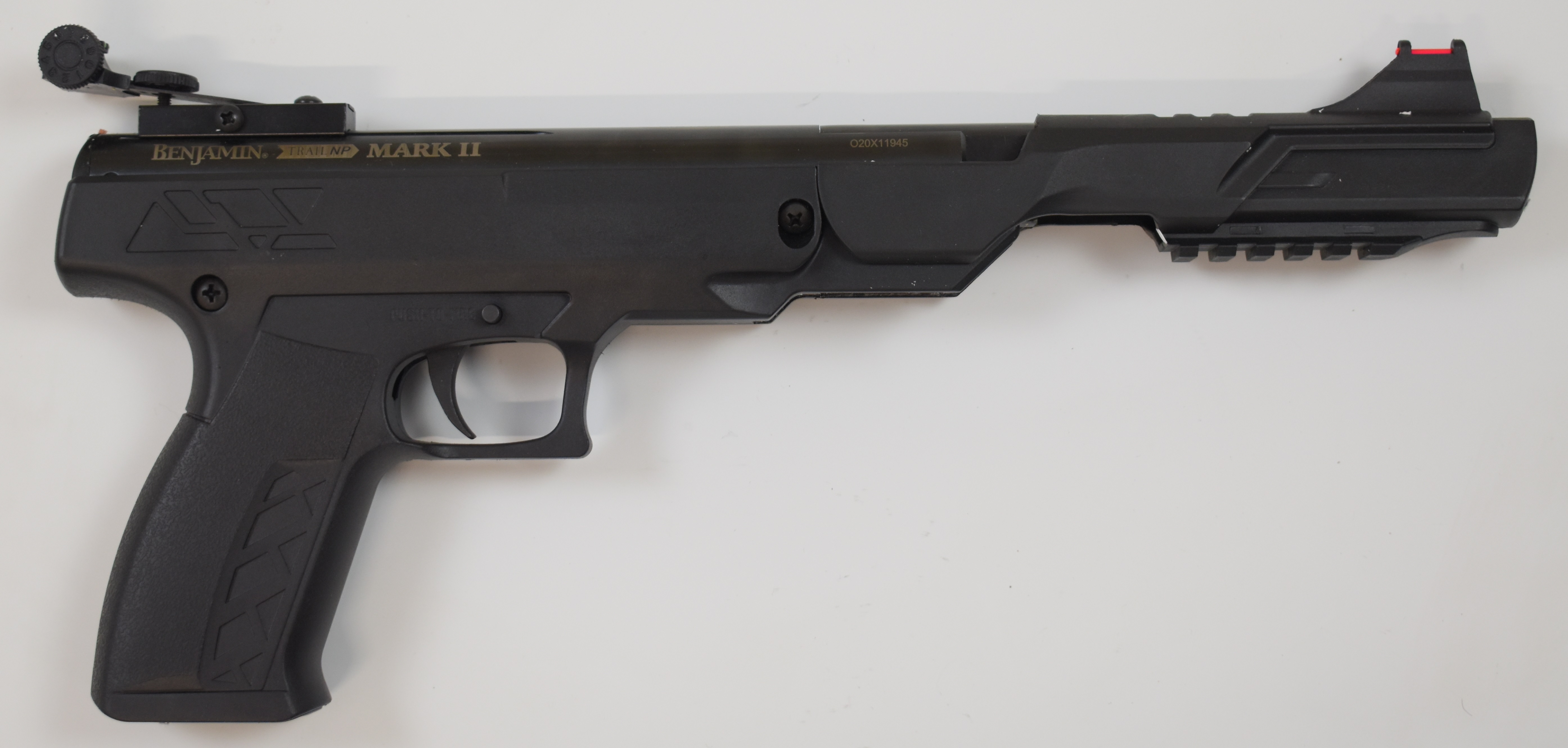 Benjamin Trail NP Mark II .177 target air pistol with textured ...