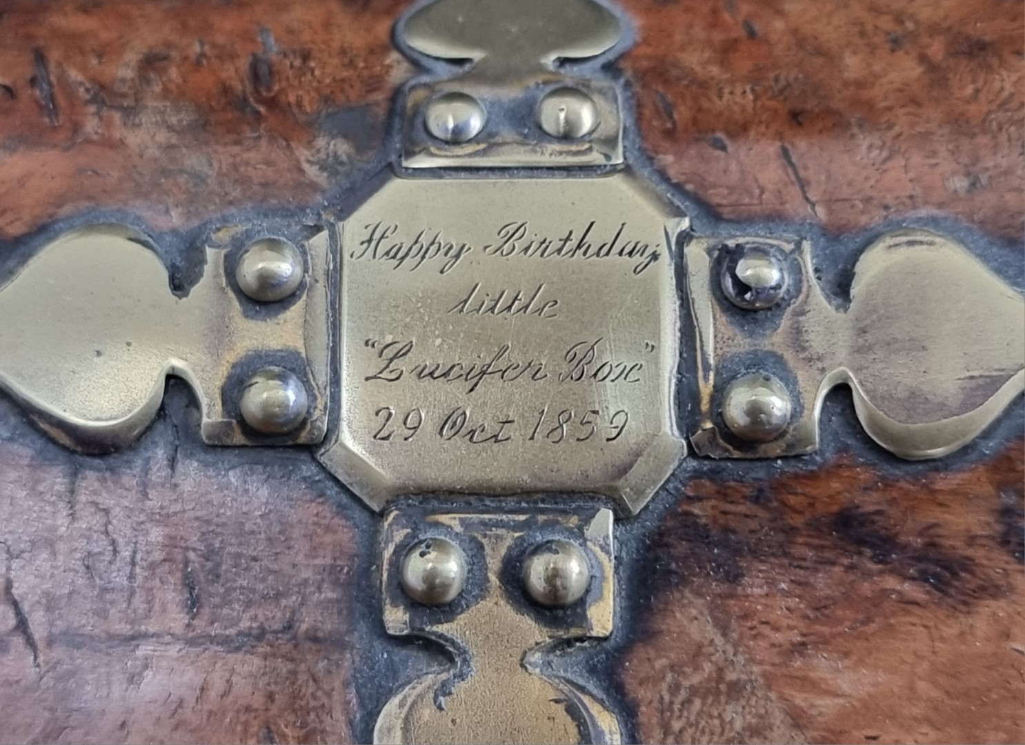 GIFT FROM CHARLES DICKENS TO 'Little Lucifer Box': a Victorian figured ...