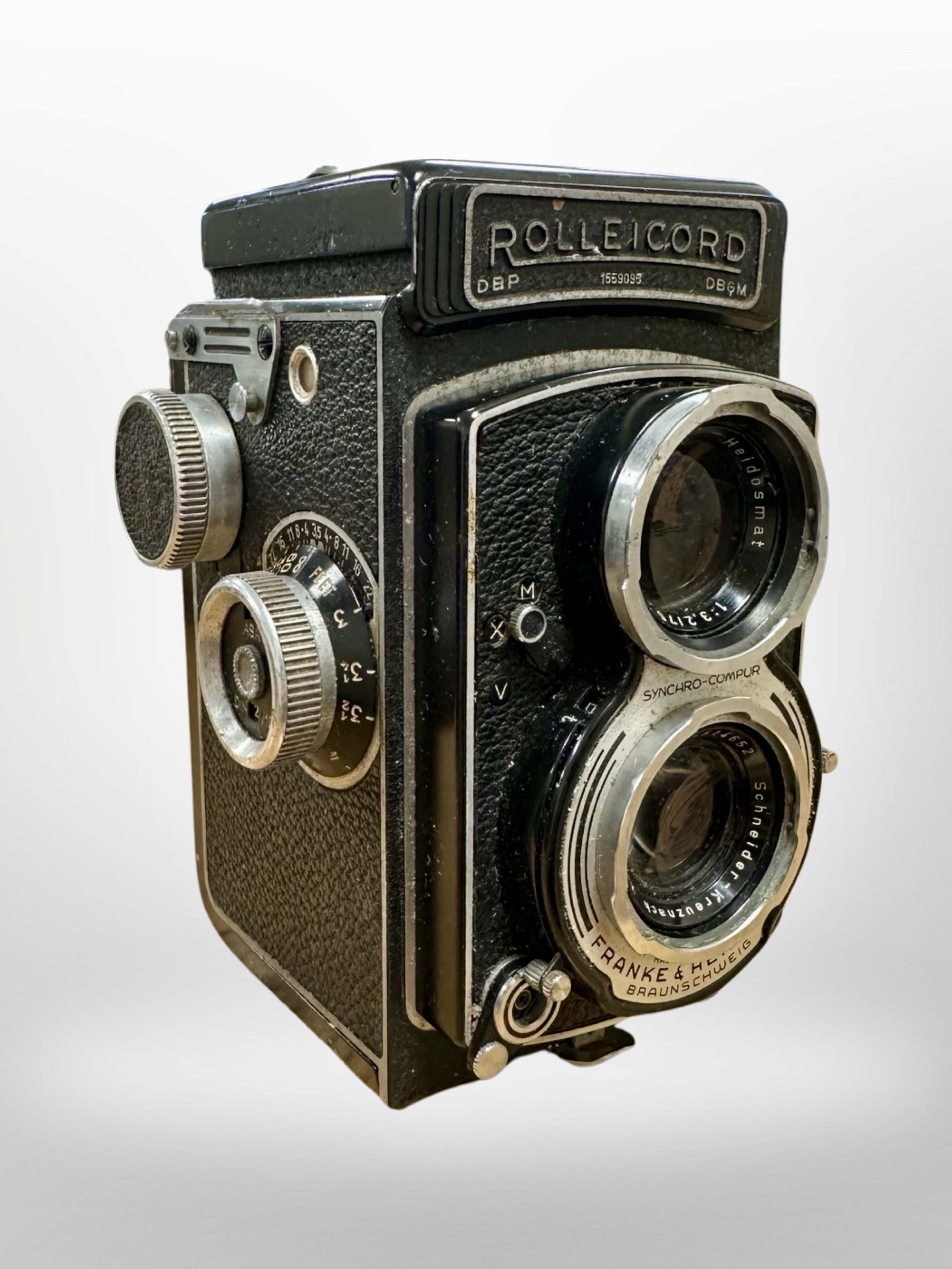 A Franke & Heidecke Rolleicord Synchro-Compur camera, numbered 1559095