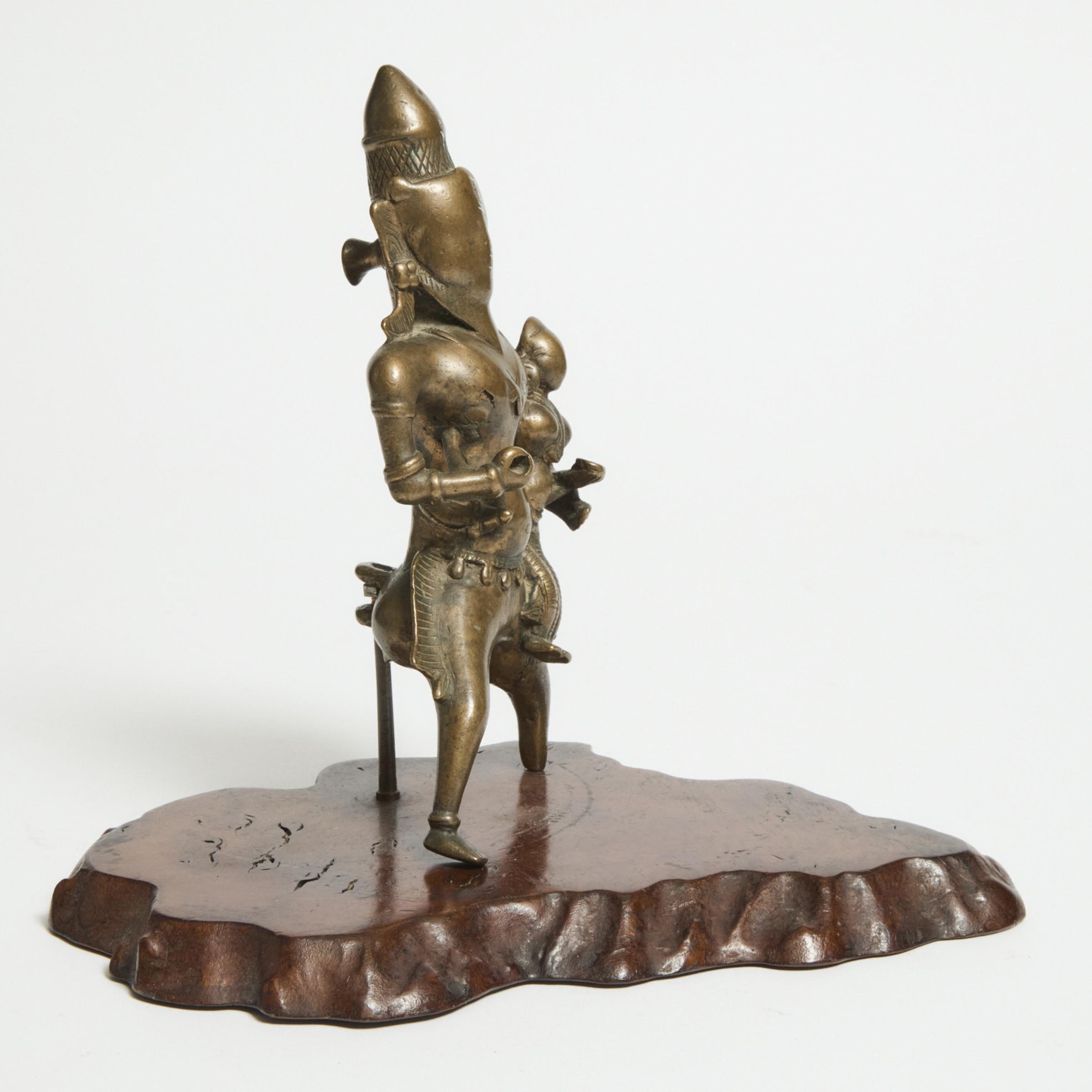 A Bronze Figure of Uma Mahesvara, South India, 16th-17th Century十六至十七世纪 ...