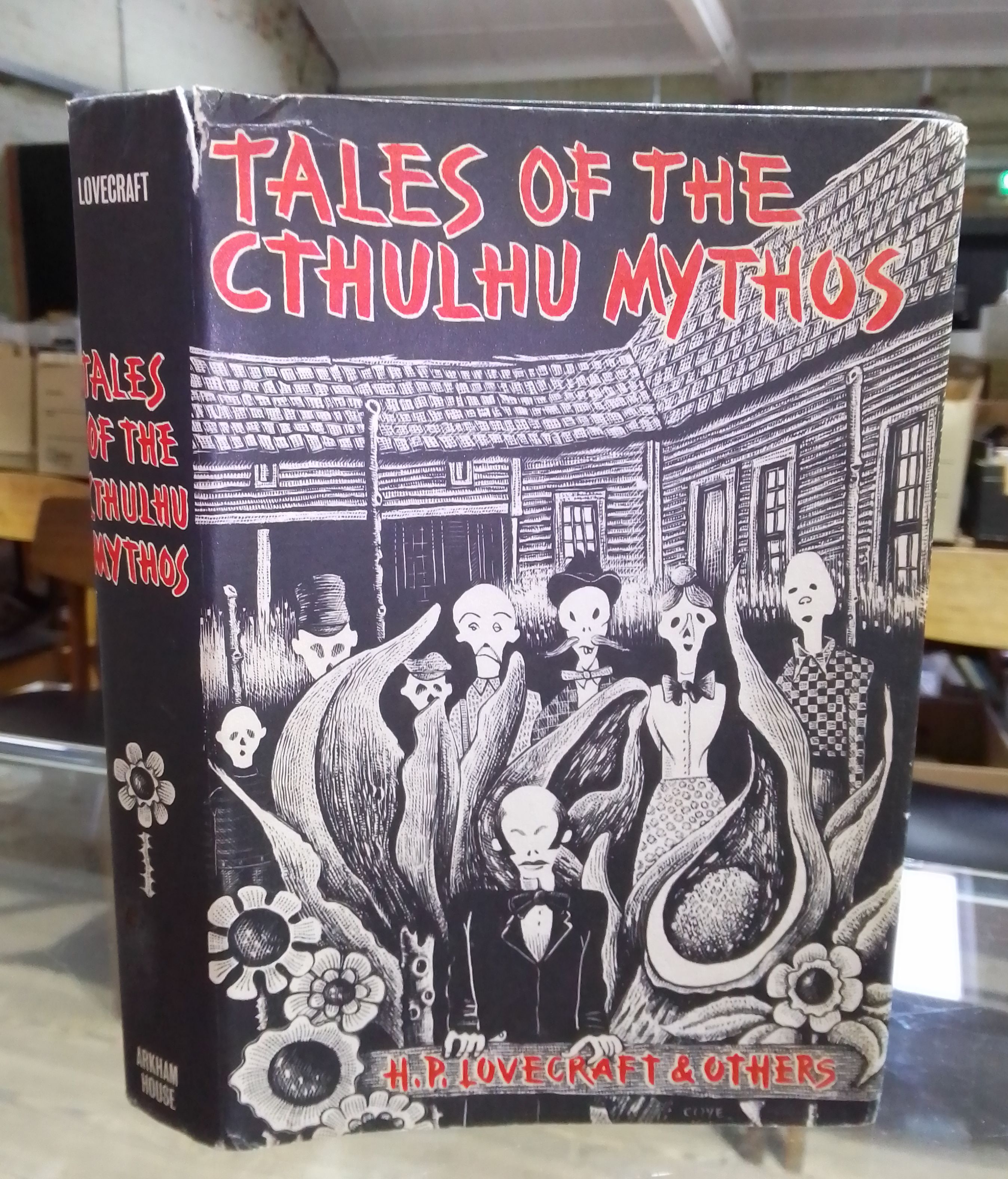 H.P. Lovecraft & Others, Tales of the Cthulhu Mythos, 1st edition ...