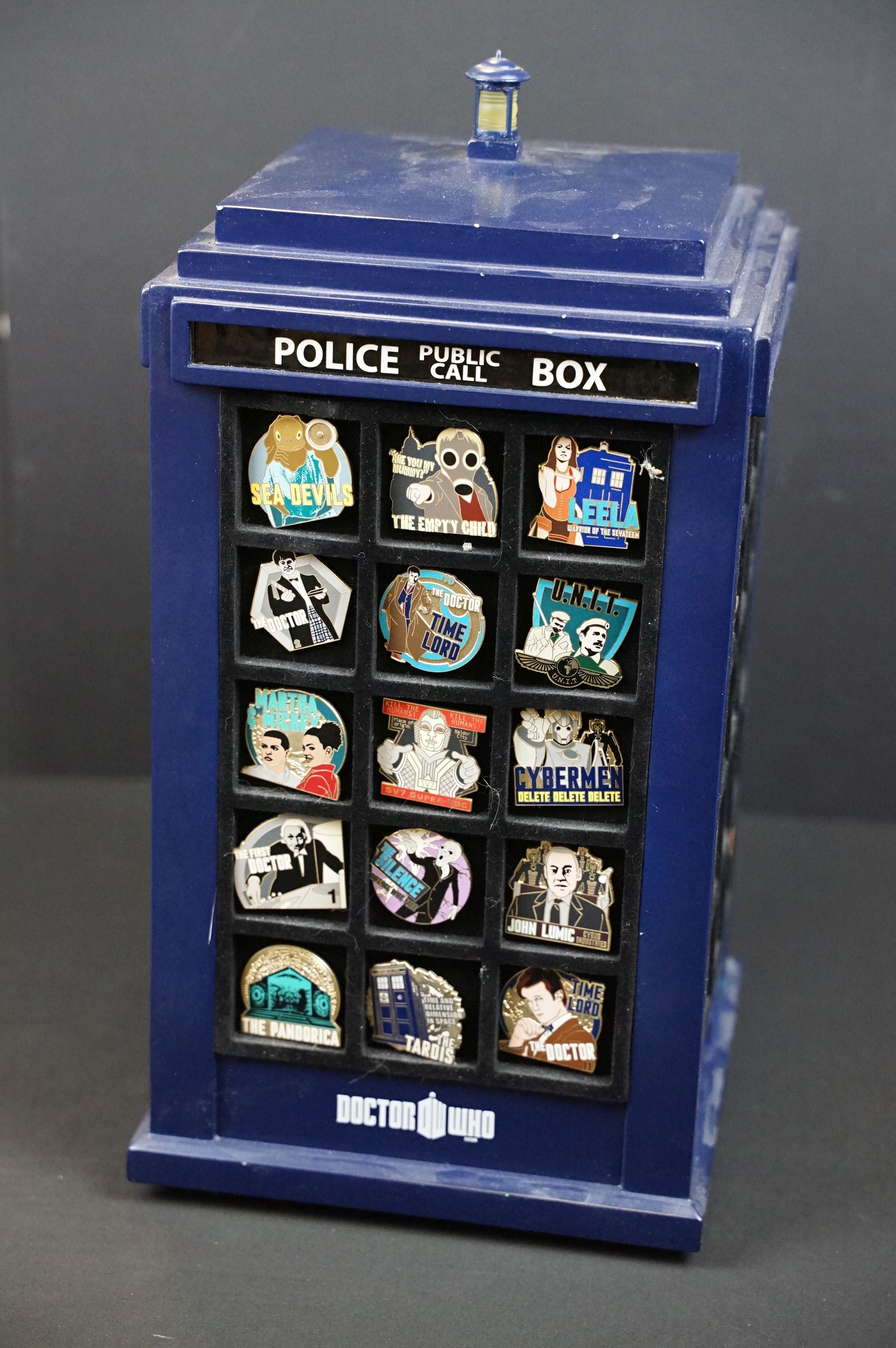 Doctor Who - Danbury Mint Doctor Who Tardis revolving pin badge holder ...