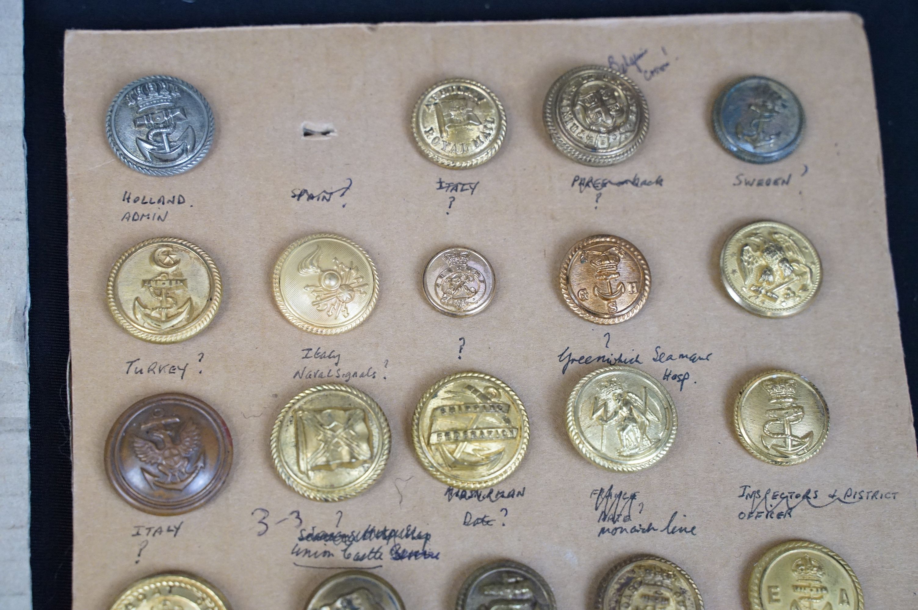 A collection of mainly Royal Navy buttons to include Kings Crown ...